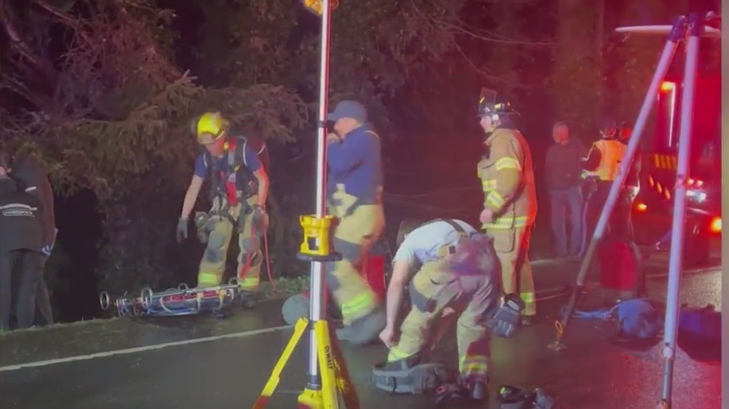 Dramatic rope rescue saves driver off Highway 101 – KOIN.com