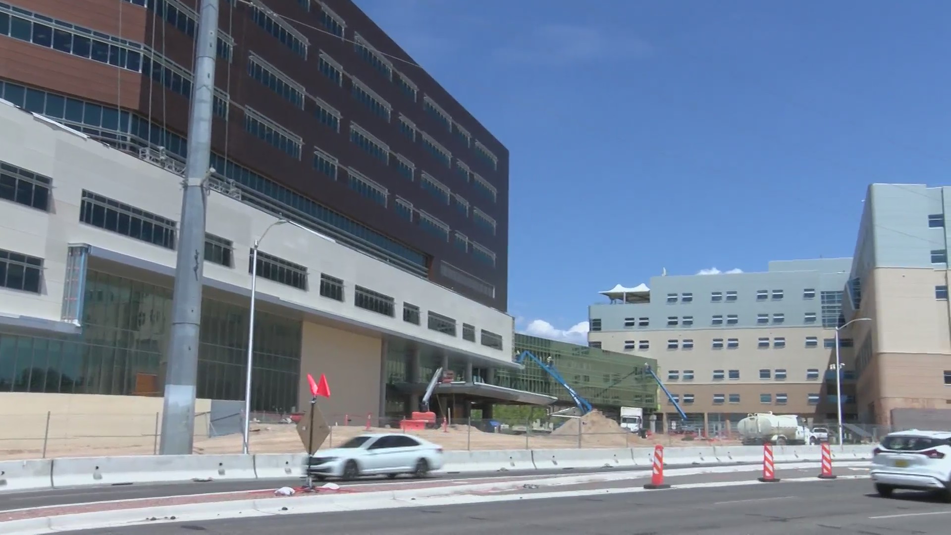 How will UNMH staff incoming critical care tower during healthcare ...