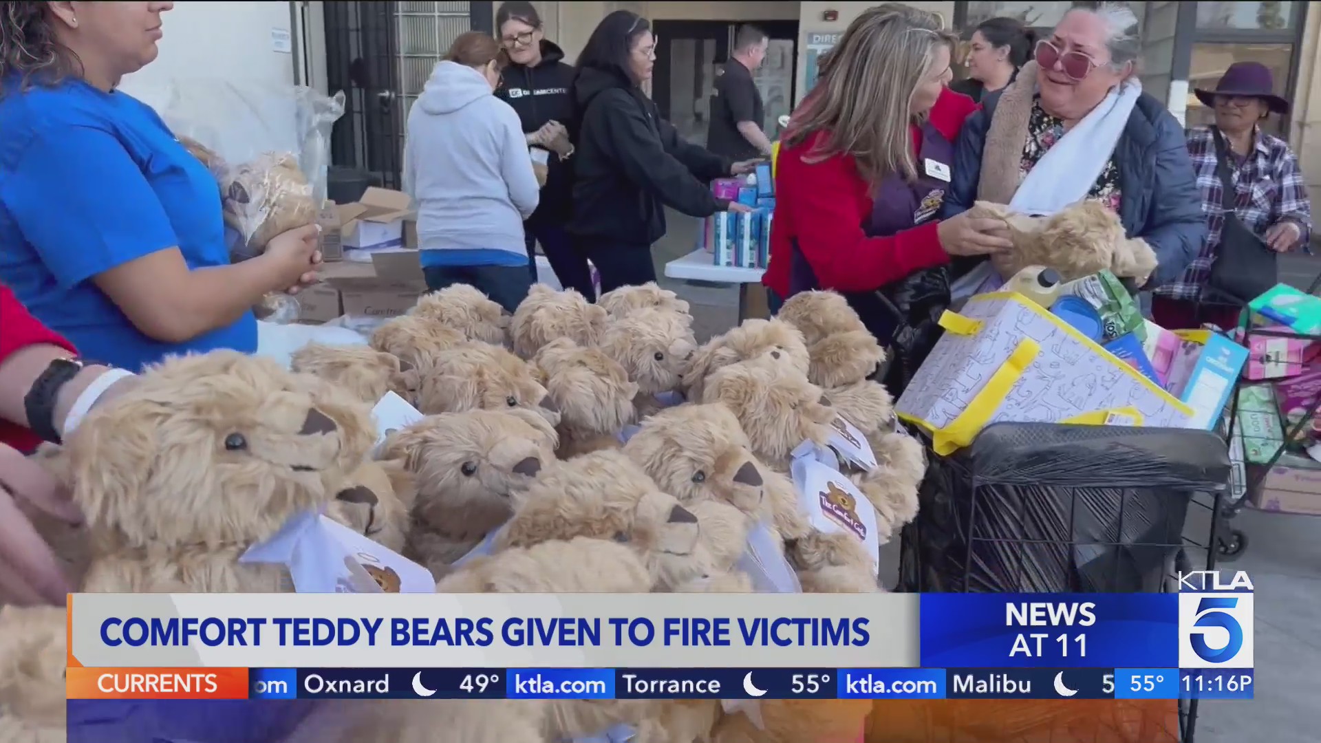 Comfort teddy bears given to L.A. fire victims – KTLA