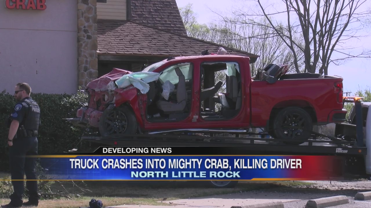 Crash into The Mighty Crab leaves man dead, one injured – KLRT – FOX16.com