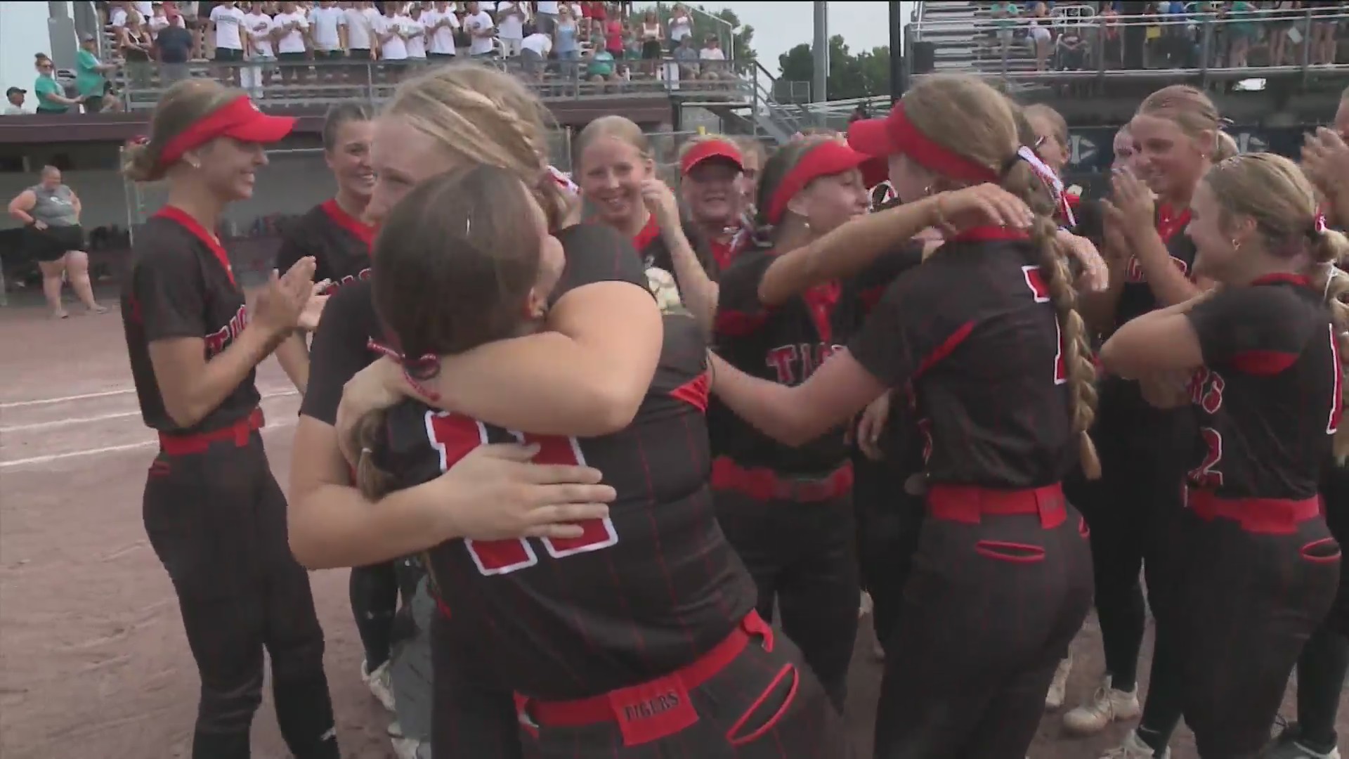 State softball semifinals, part 1 – who13.com