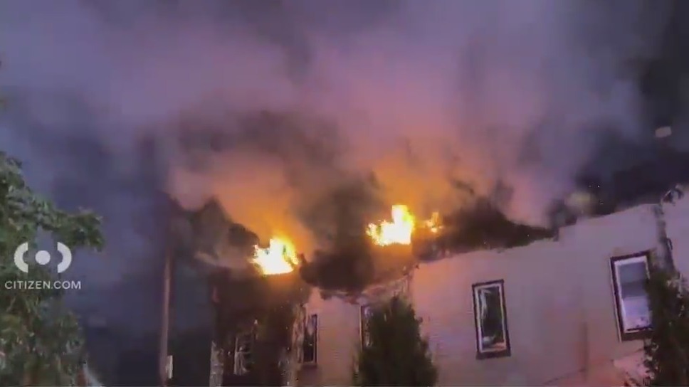 Queens fire injures 8, displaces families: FDNY – PIX11