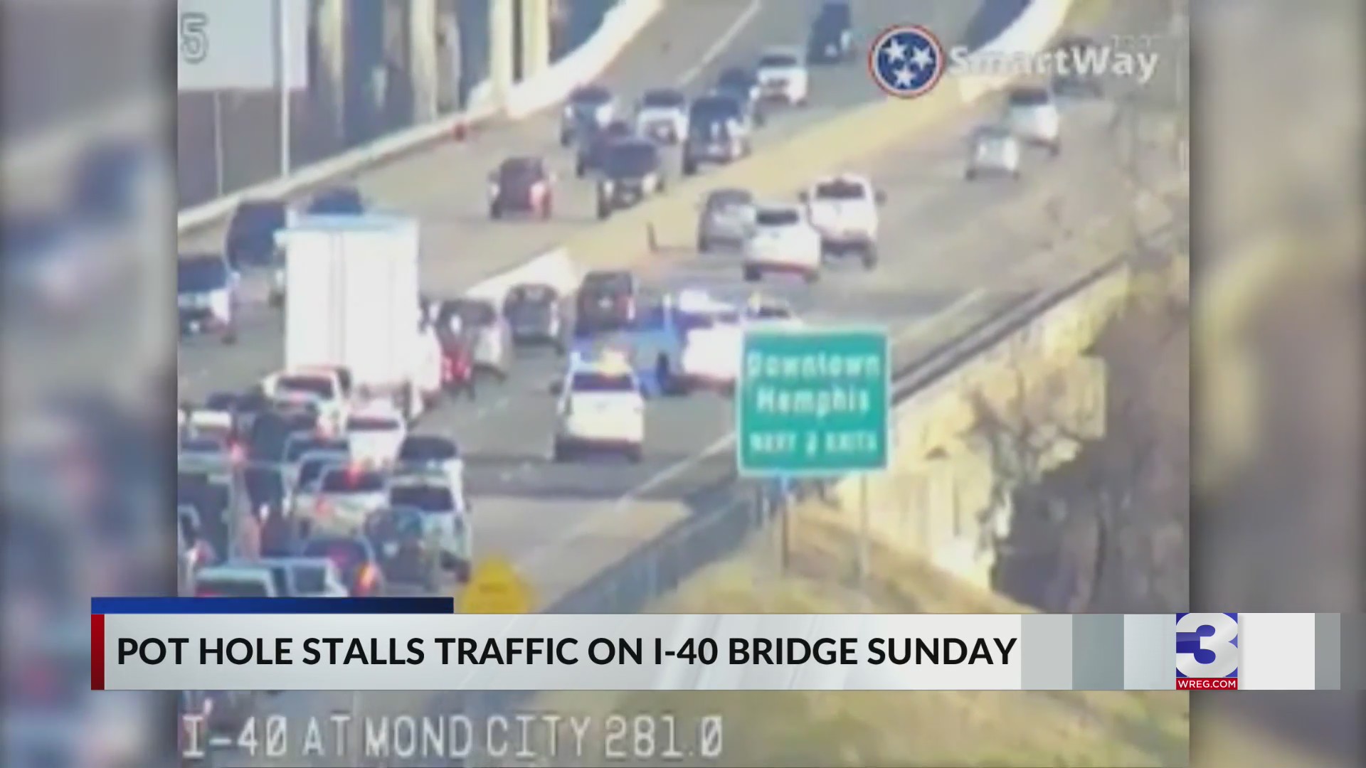 Pothole stalls traffic on I-40 bridge – WREG.com