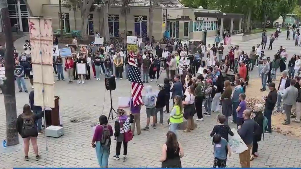 UCSD students protest Trump cuts to science research funding – FOX 5 ...