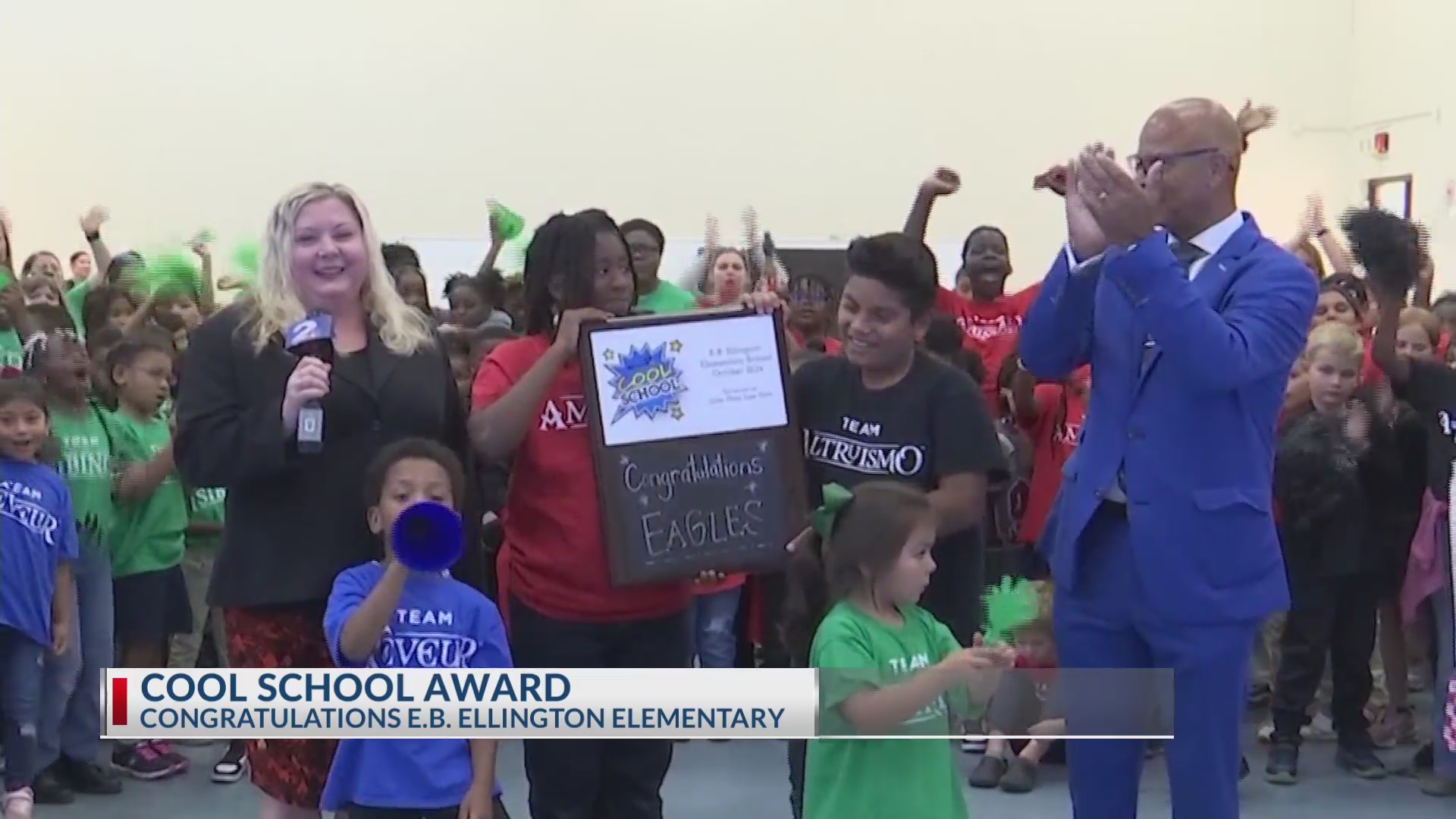 E.B. Ellington receives Cool School award – WCBD News 2