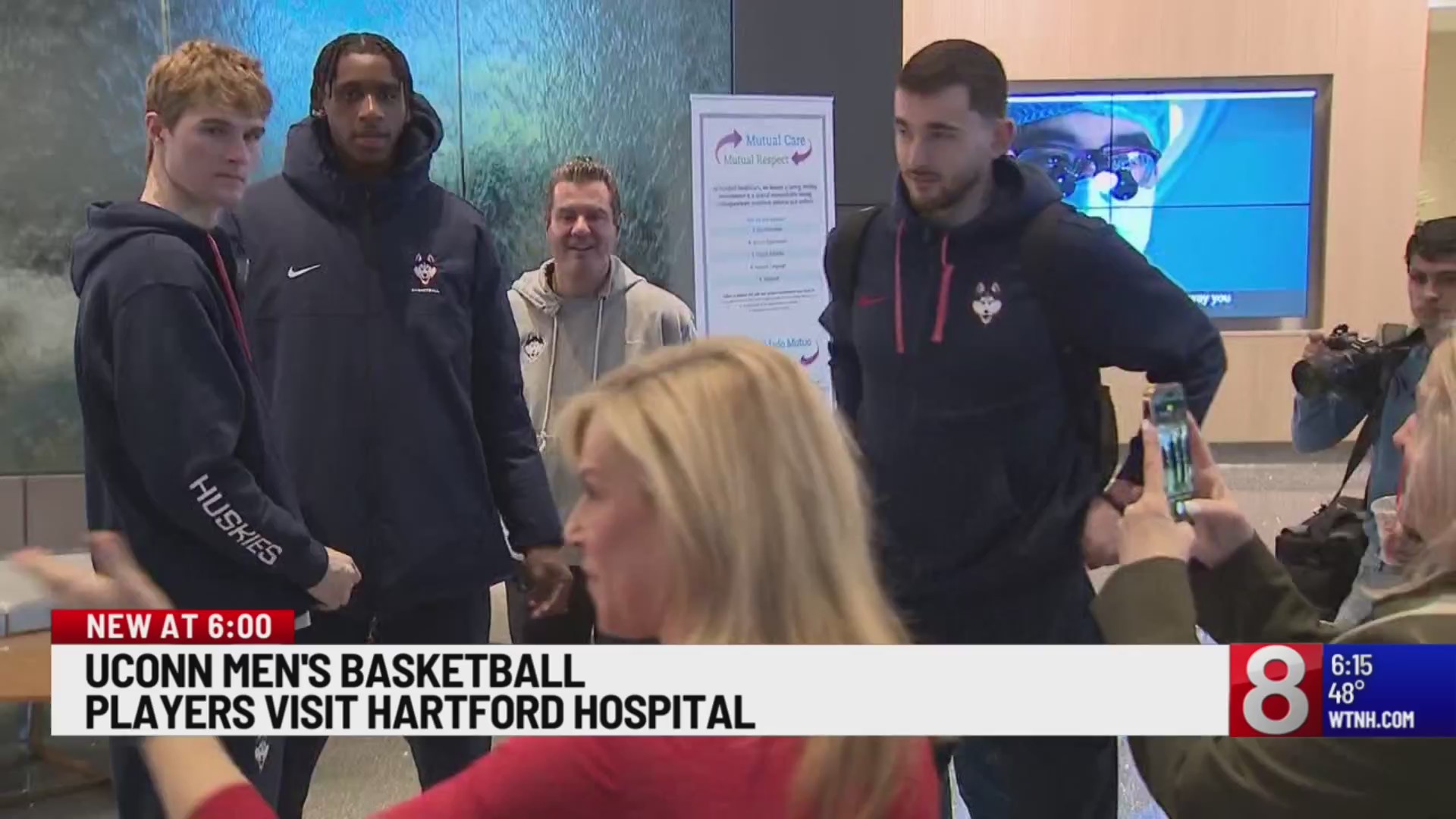 UConn Men’s Basketball Team visits Hartford Hospital – WTNH.com