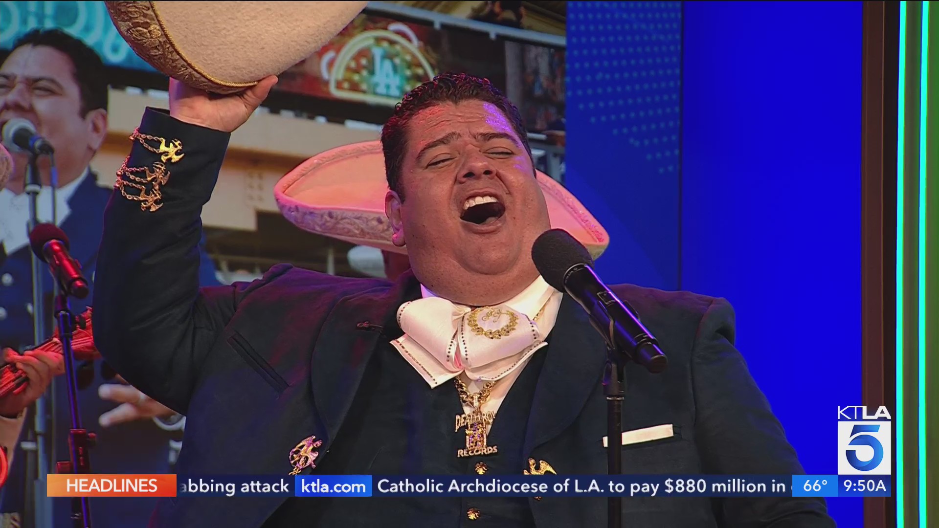 Julian Torres performs ‘Viva el Campeón’ – KTLA