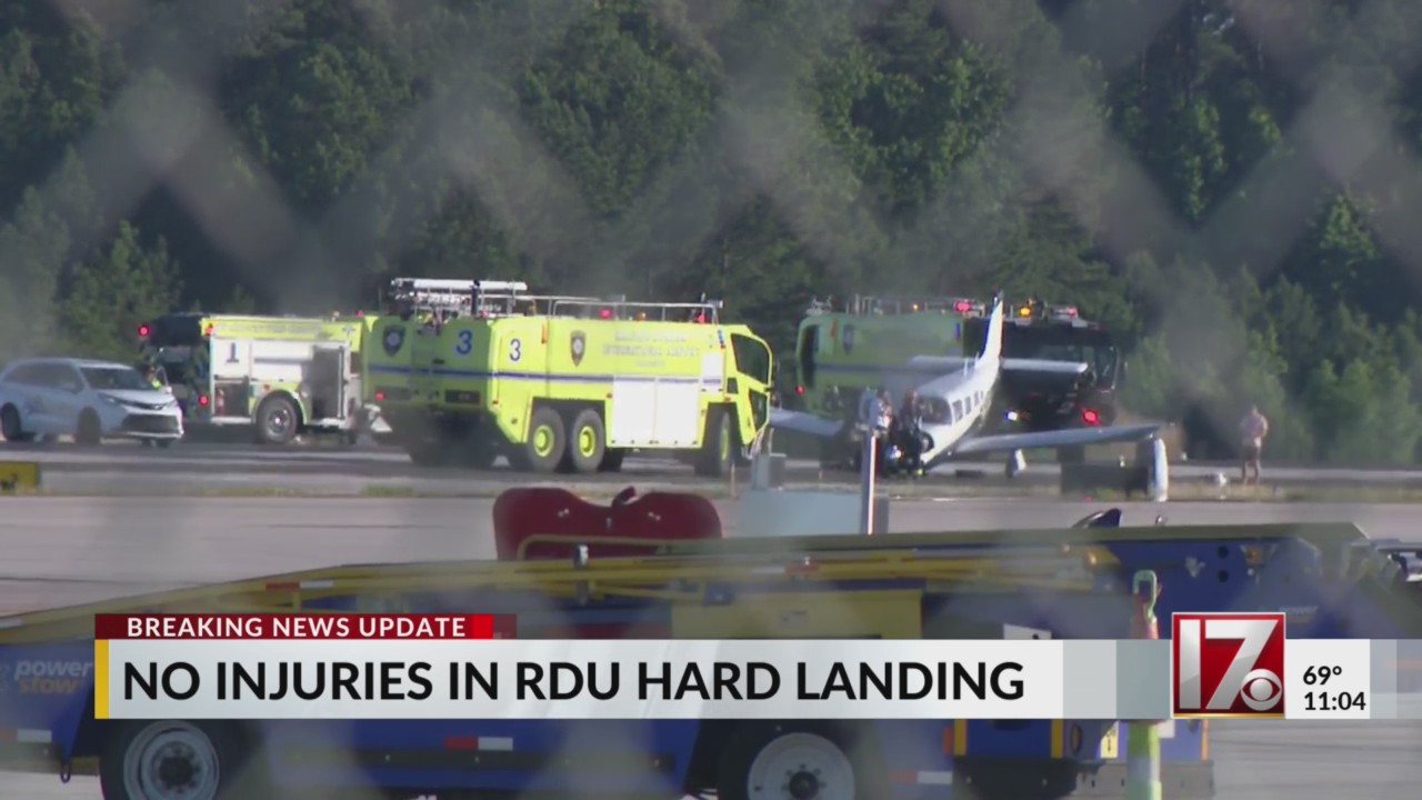 Small plane with equipment issues lands at RDU – CBS17.com
