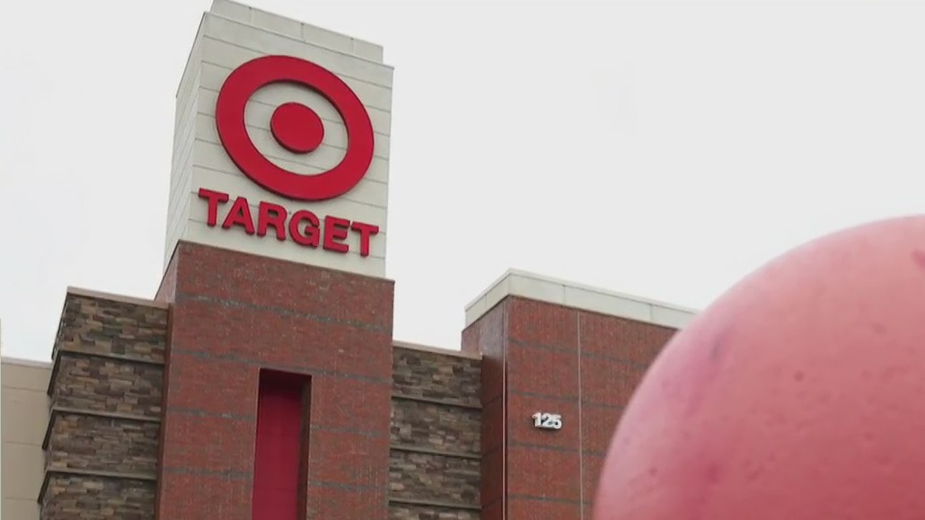 Some retailers rolling back prices amid high inflation | NewsNation Now ...