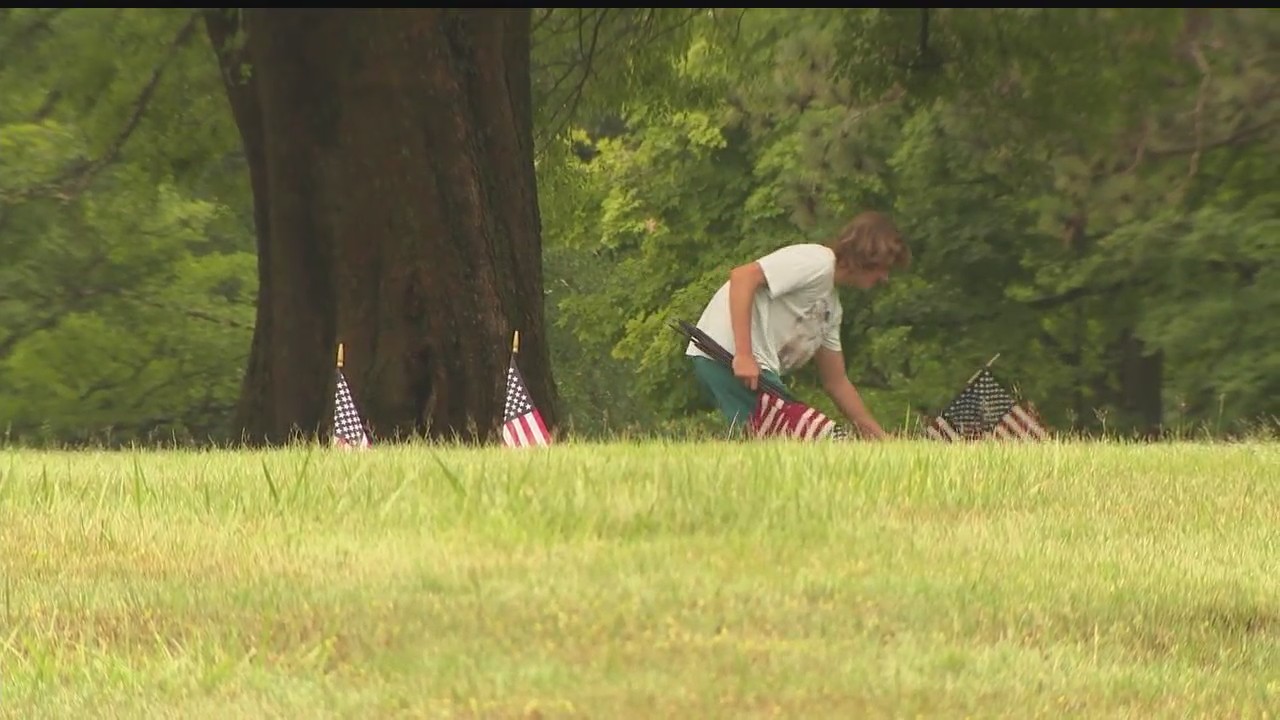 Volunteers begin removal of 40K flags from veteran graves – WKBN.com