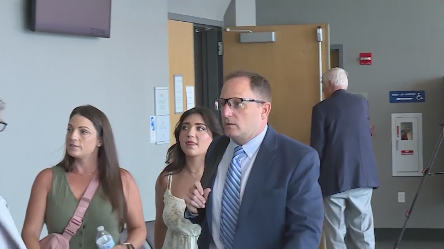 Trial begins for former Williamson County sheriff, prosecutor in ...