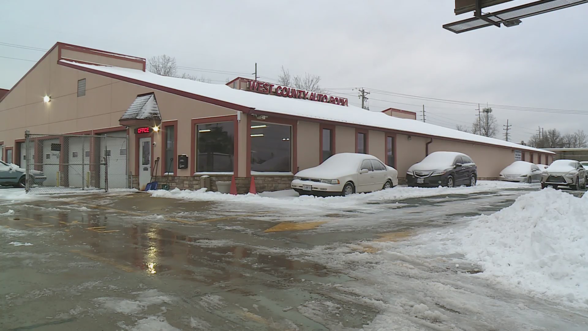Auto shops overwhelmed by winter storm call surge – FOX 2