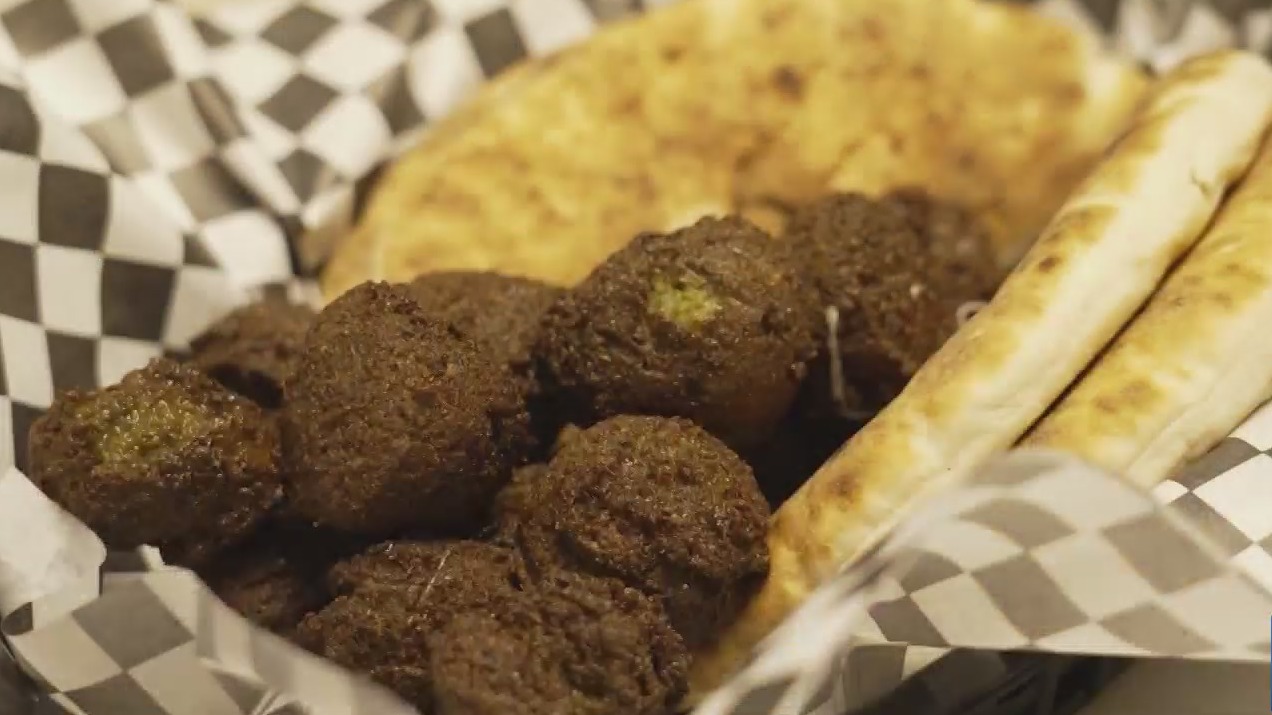 Garbanzo’s proves falafel ‘is an American food’ – KOIN.com