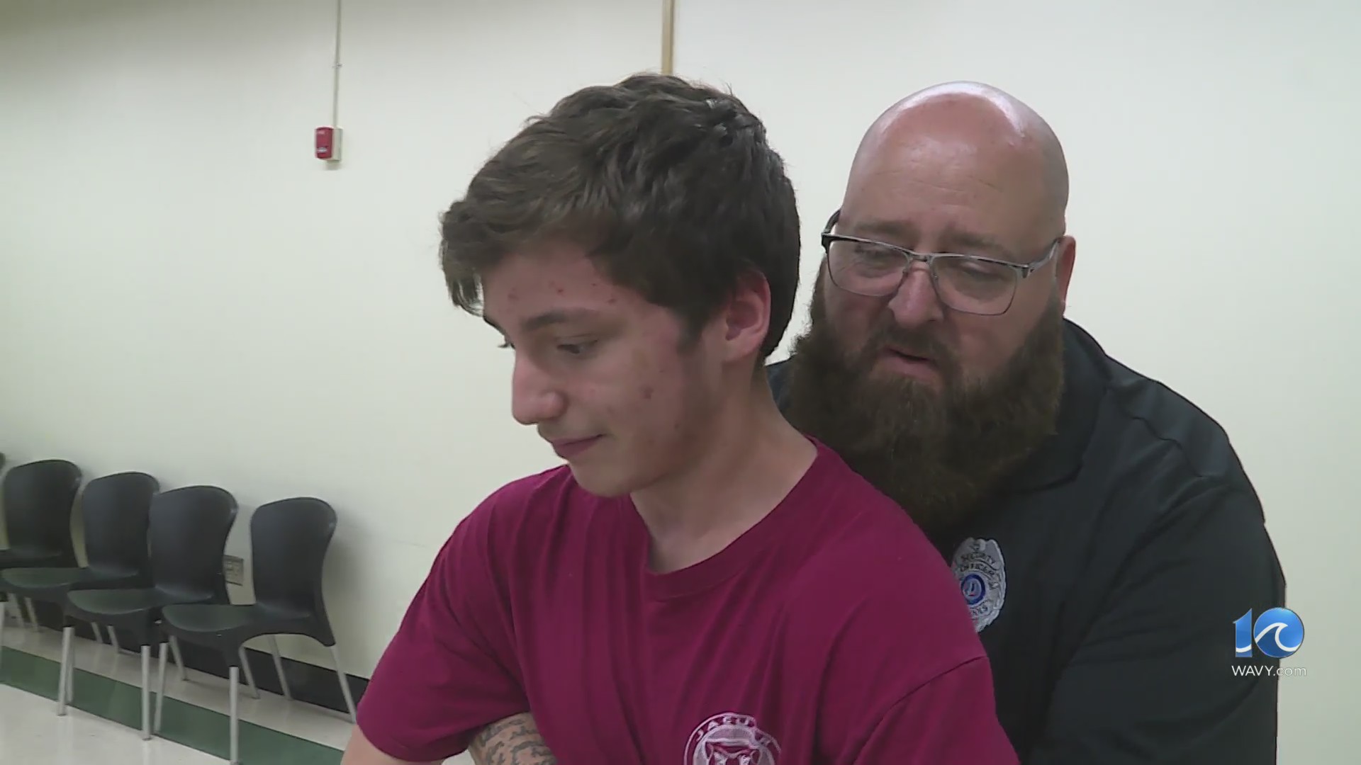 Lunchroom lifesaver: NN student saved from choking – WAVY.com
