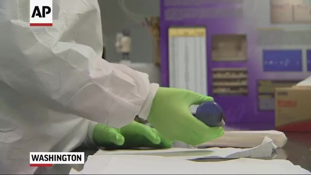 Secret Service gives rare look inside it’s ink lab | AP – WRBL