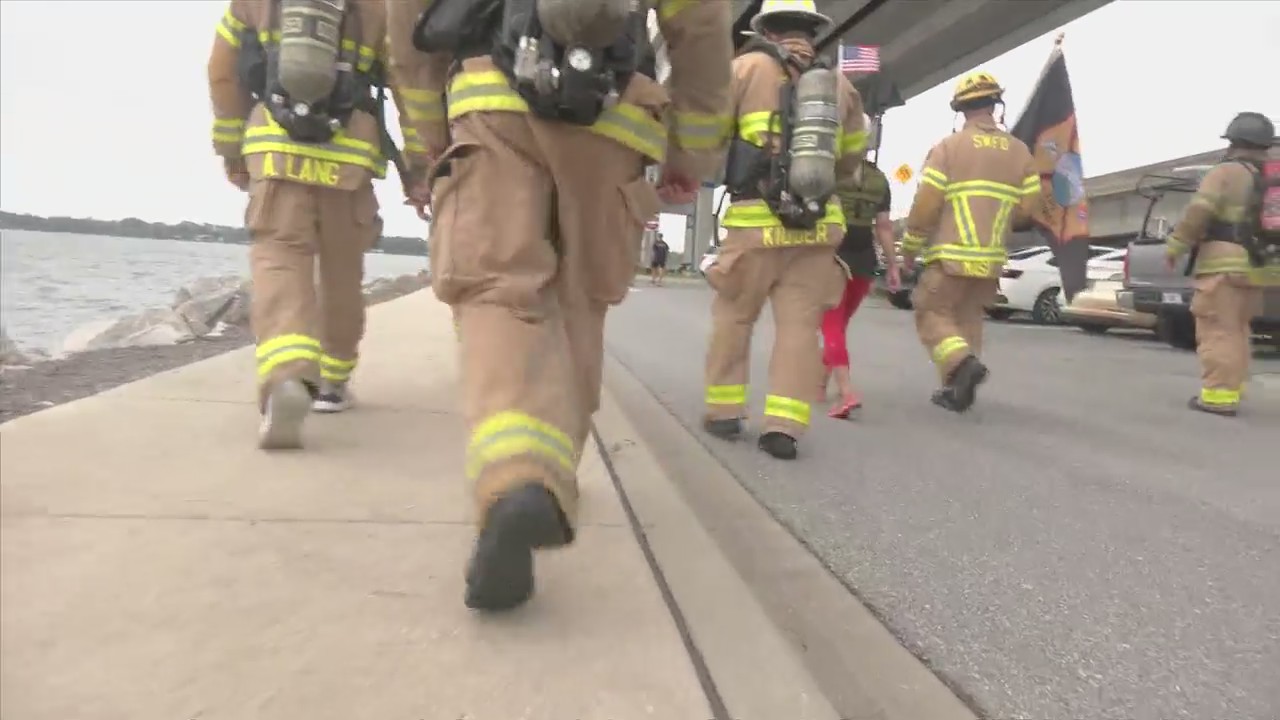 Dozens remember 9/11 with memorial run on Clyde B Wells Bridge ...