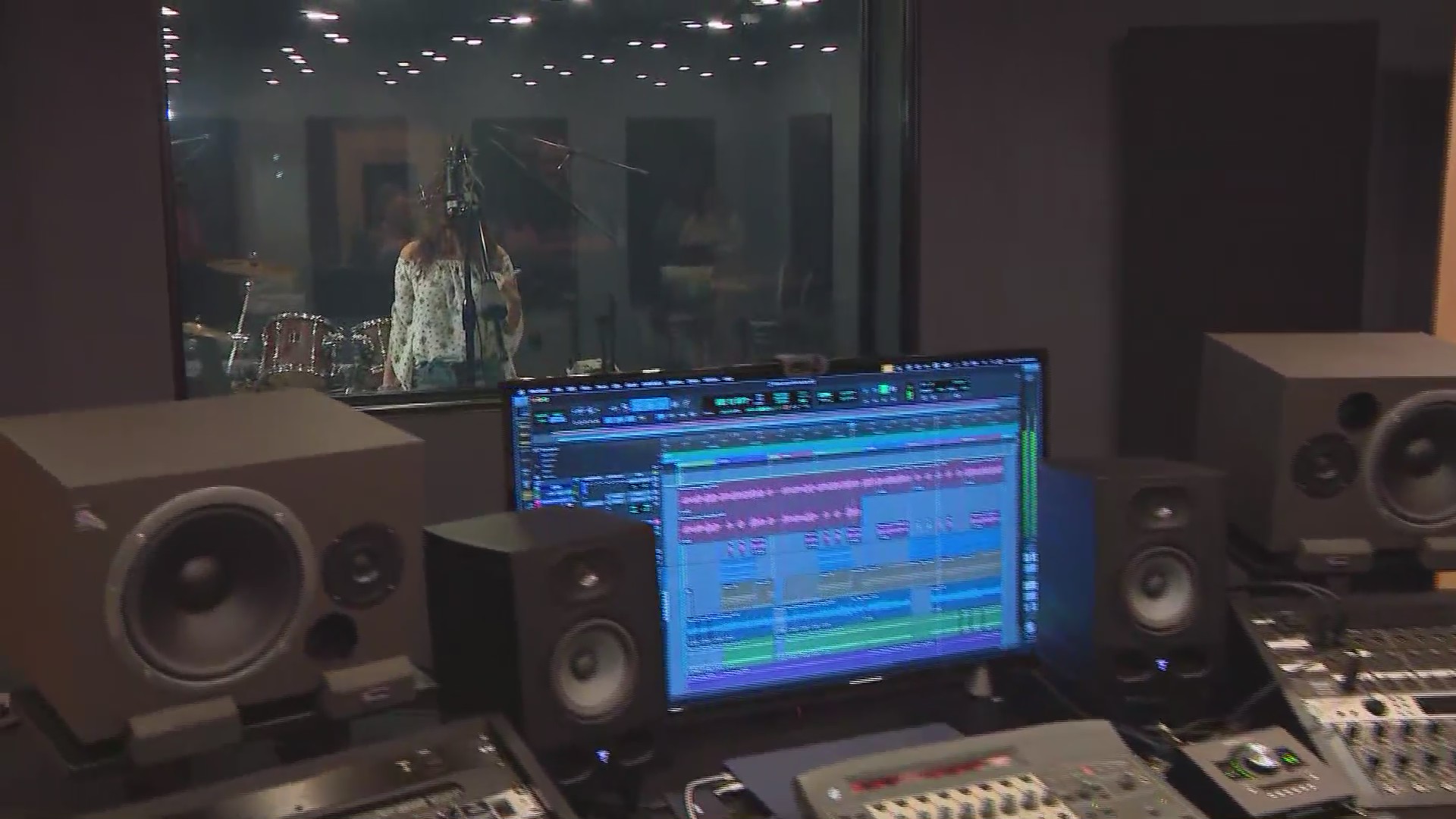 Check out the recording studio at The Underground in Romeoville – WGN-TV