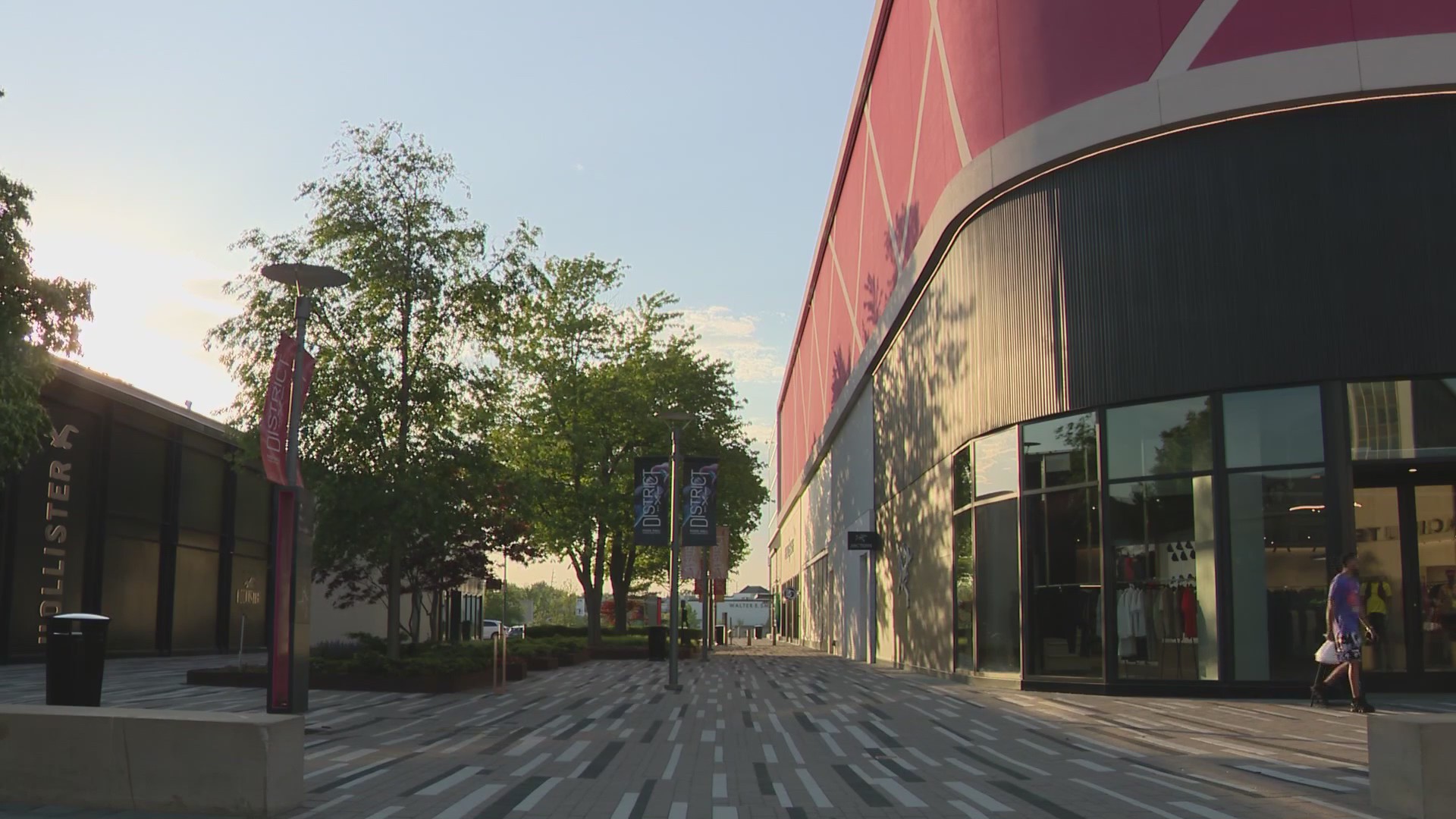 Oakbrook Center ranks among the best malls in America, says USA Today ...
