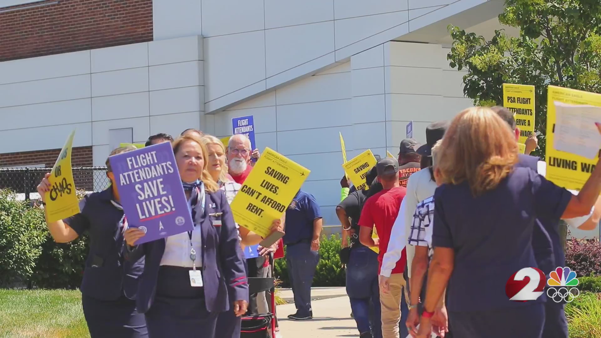 PSA Flight attendants protest for living wage – WDTN.com