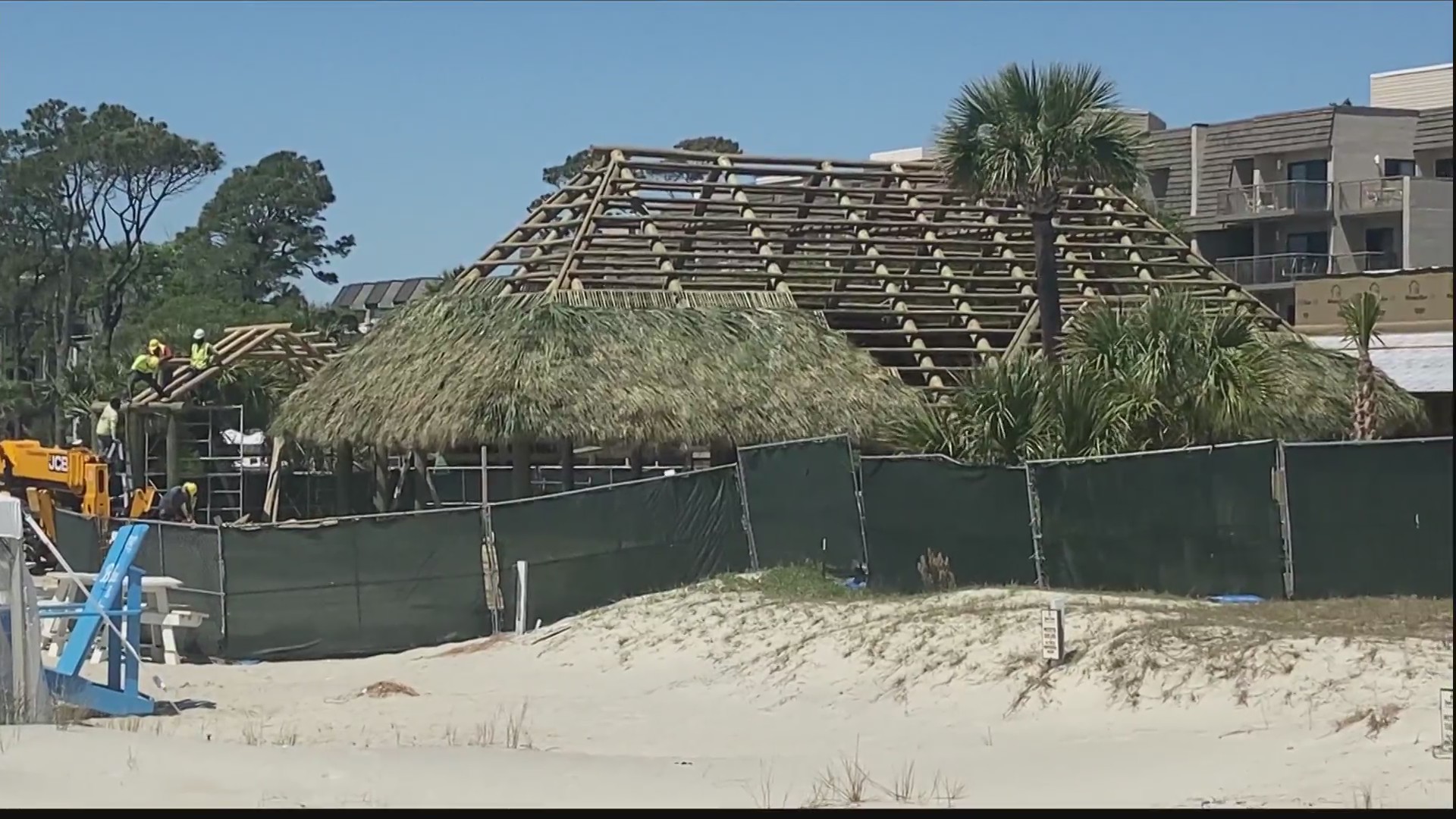 Alexis King sneak peek at new tiki hut – WSAV-TV