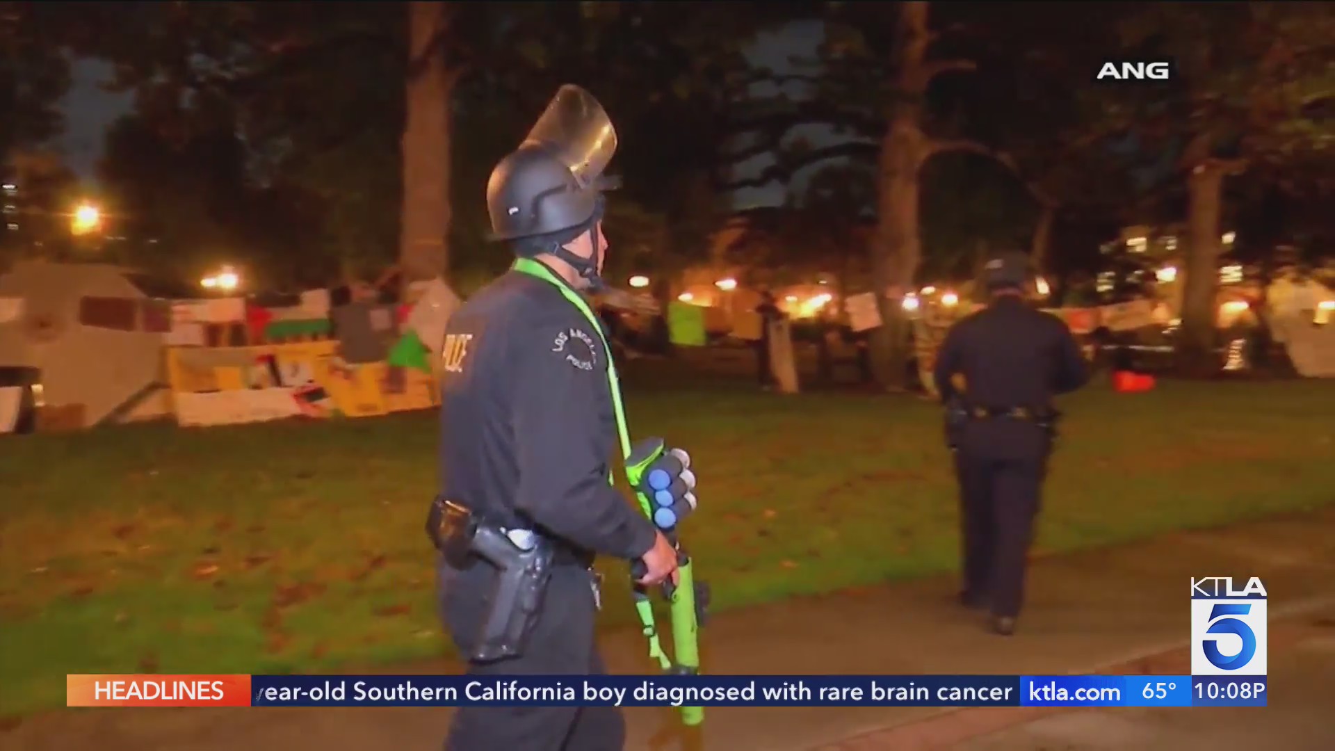 Police clear protest encampment at USC – KTLA