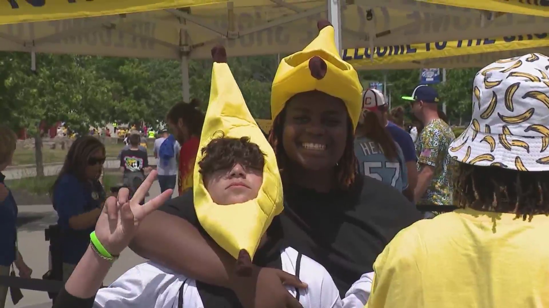 Savannah Bananas take over Kauffman Stadium for the first time – FOX 4 Kansas City WDAF-TV ...