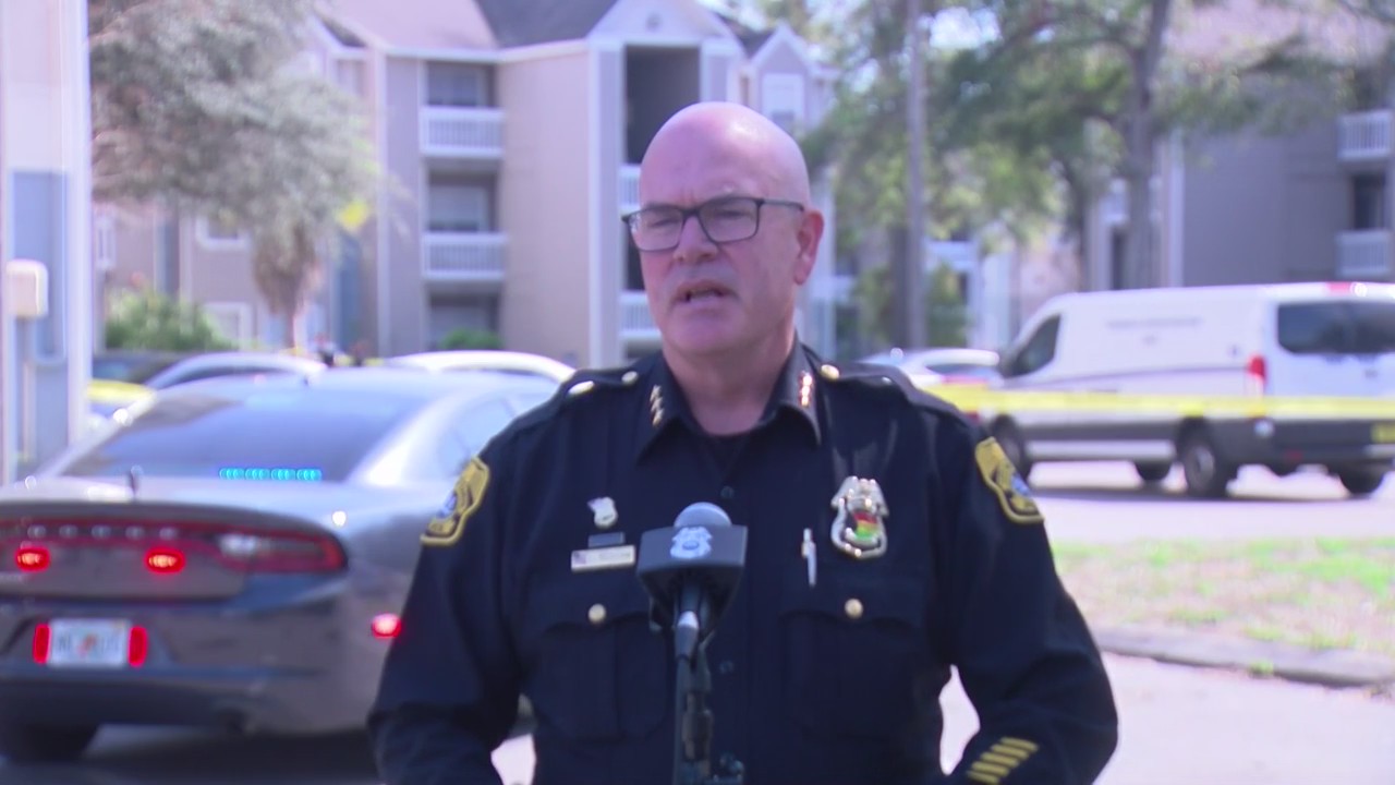Tampa police chief gives details in morning shootout – WFLA