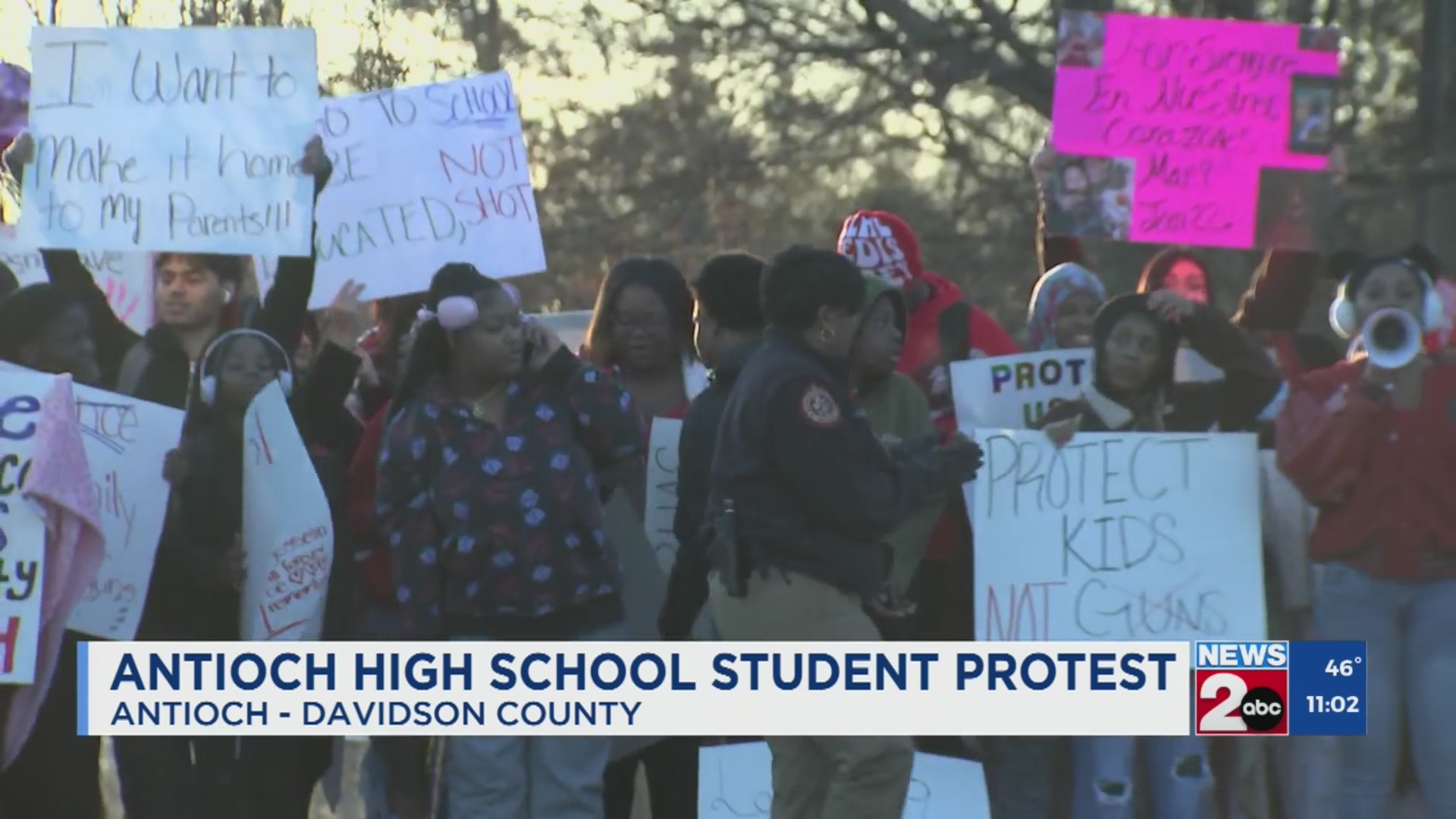 Students protest outside Antioch High School – WKRN News 2