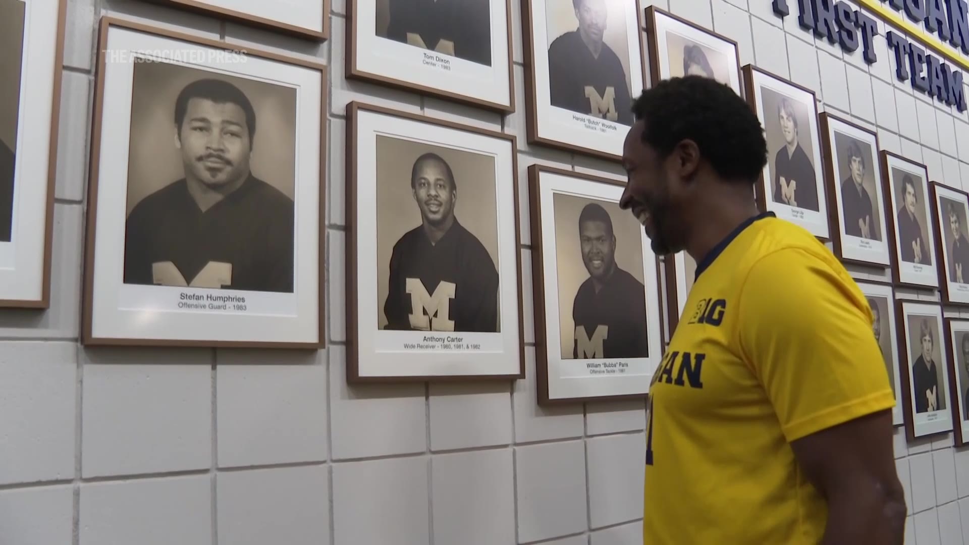 Trees and sweater pics: Ohio State and Michigan pull out all the stops ...