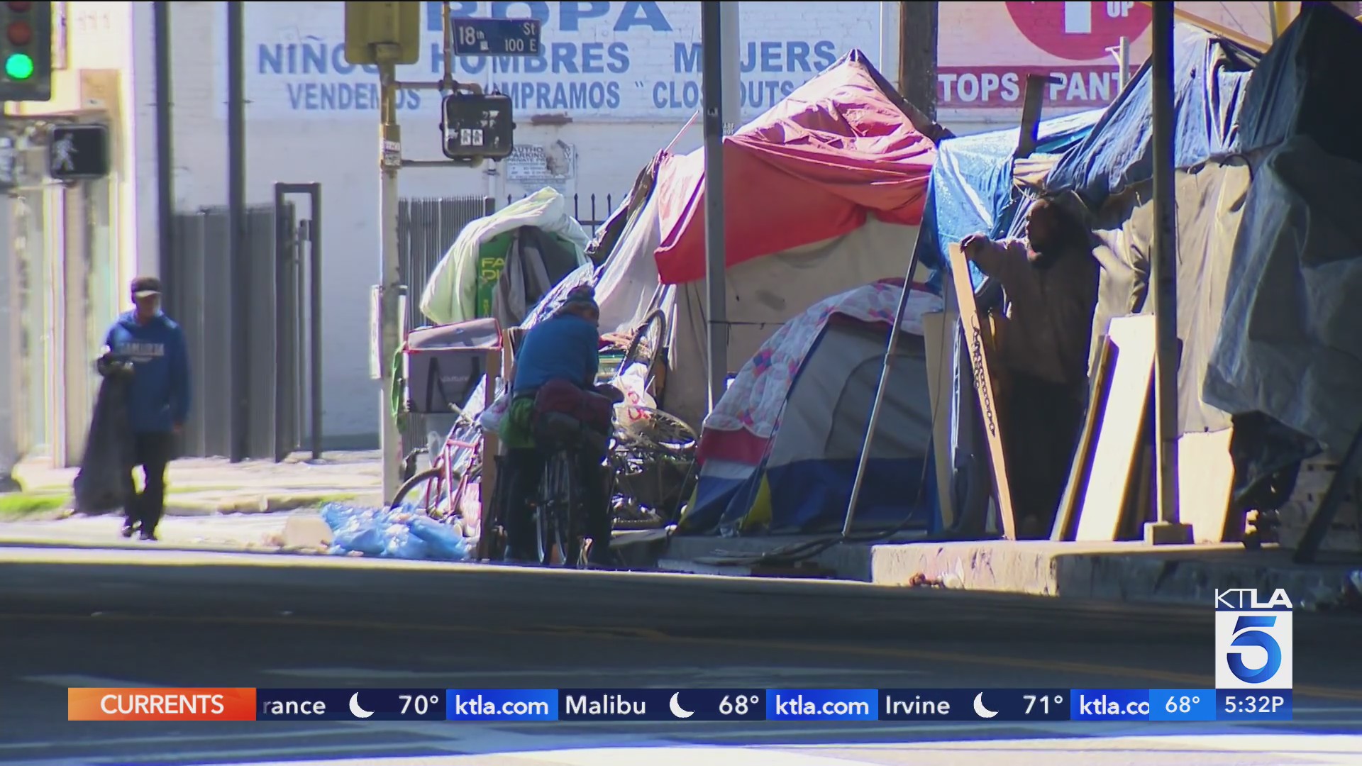 Elaborate homeless encampment under 10 Freeway in downtown L.A. – KTLA