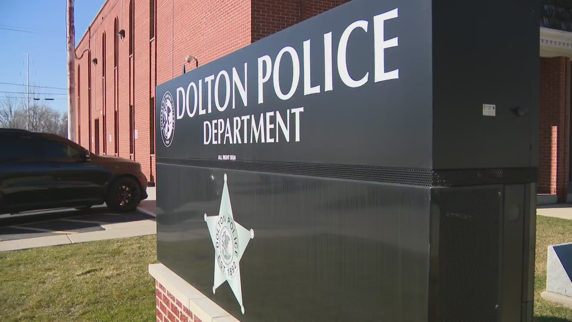 Dolton names new police chief amid controversy – WGN-TV