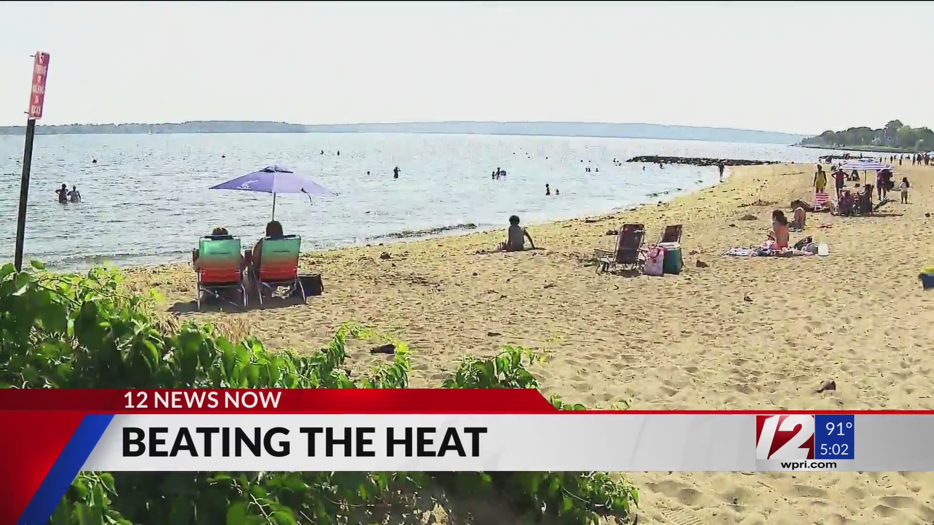 Rhode Islanders head to the beach to try and beat the heat – WPRI.com