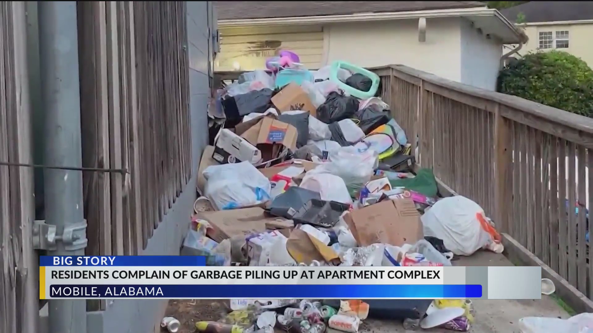 Mobile apartment complex overrun with trash and critters – WKRG News 5