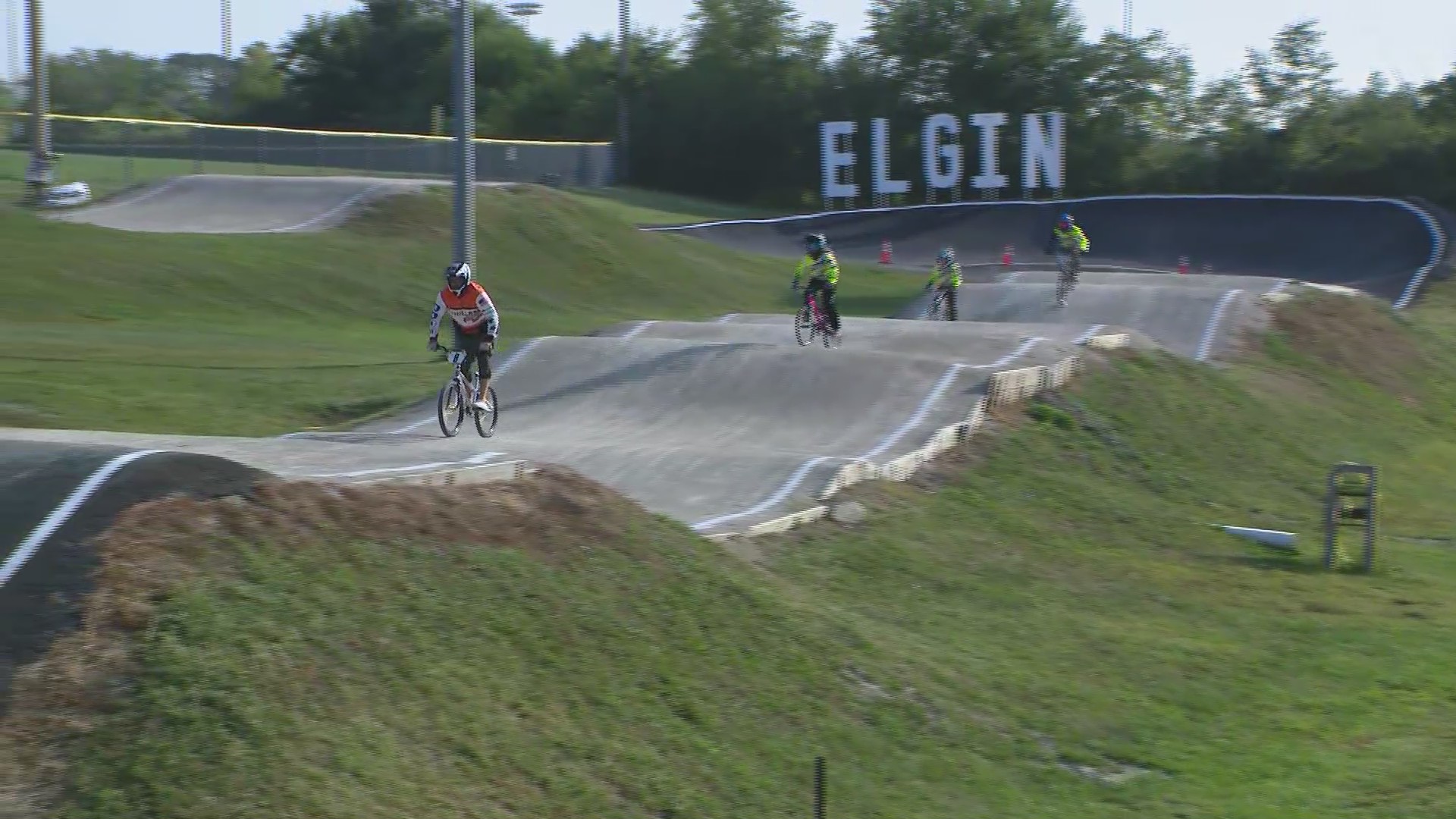 Around Town – The Hill BMX – WGN-TV