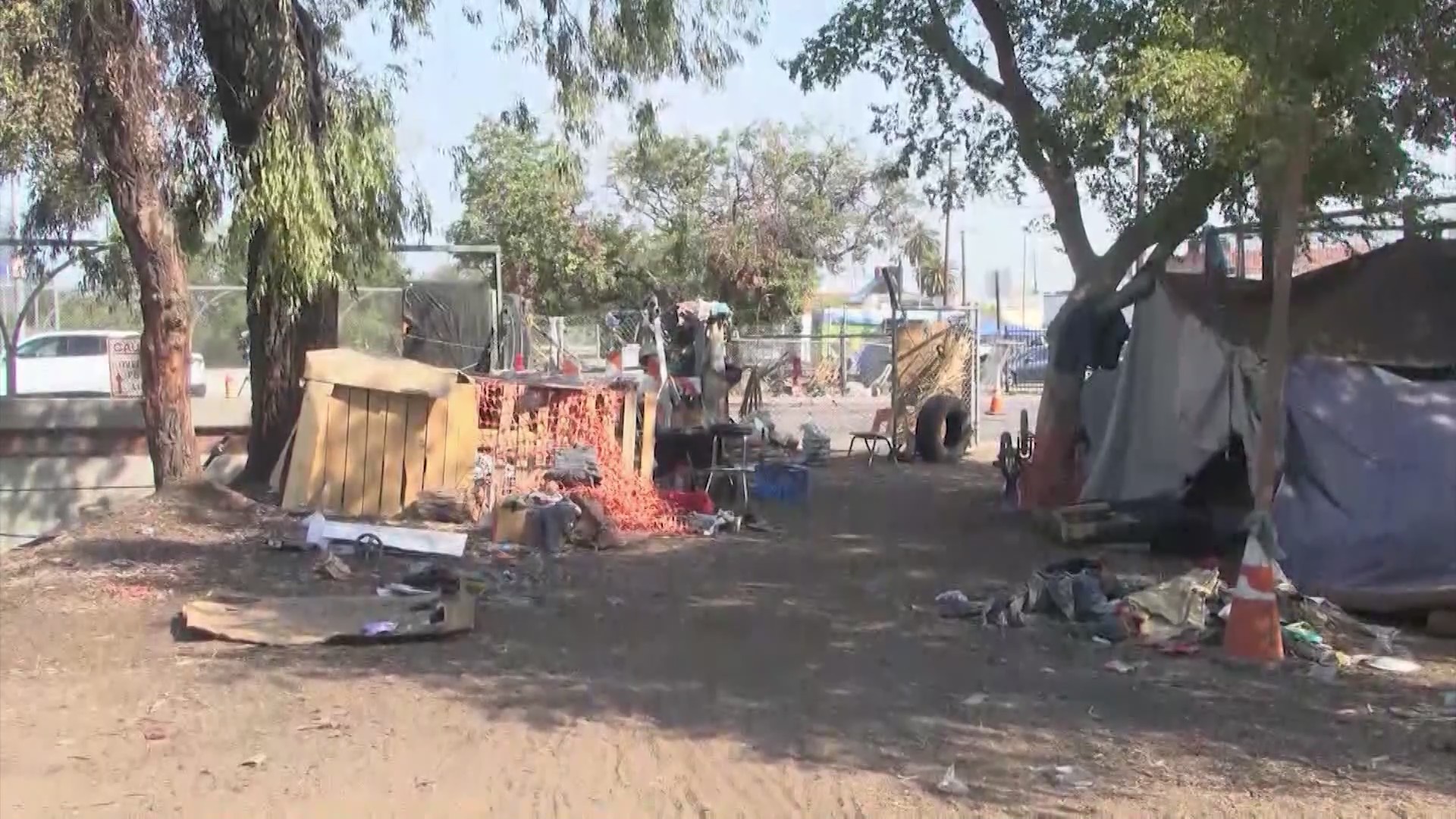 Fresno City Council approves homeless encampment ordinance revision ...