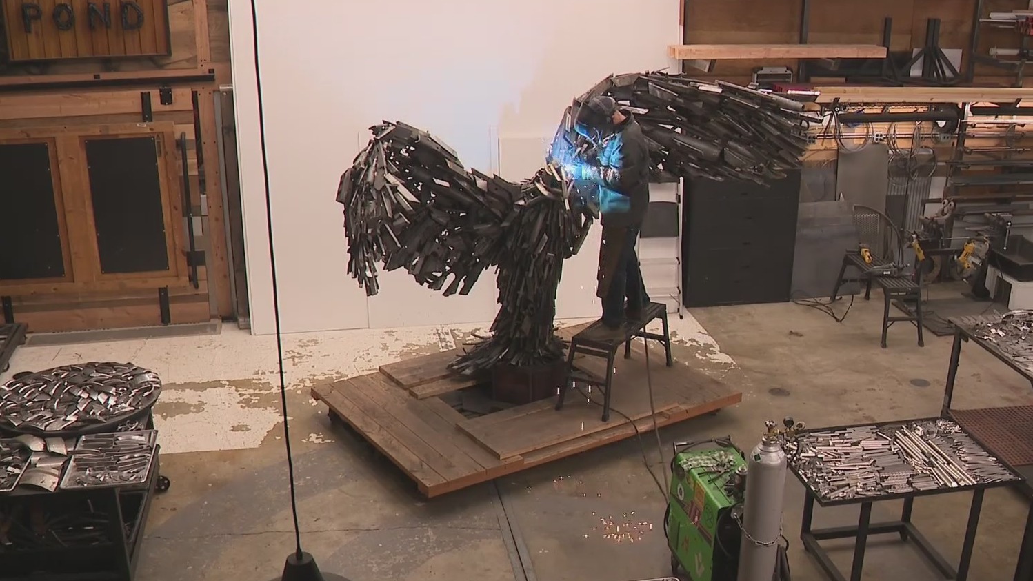 Oregon metal sculpture artist honors the military using ‘brushstrokes ...