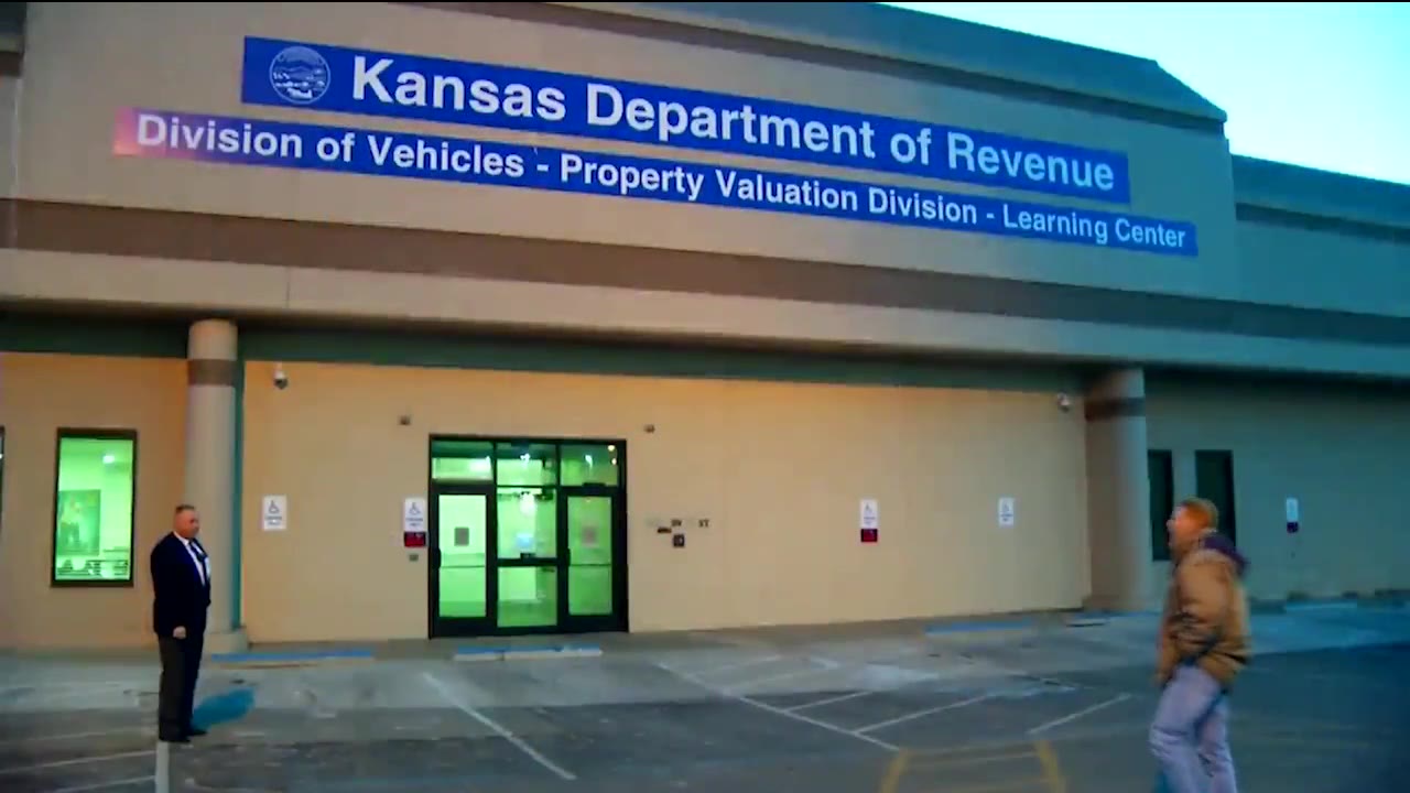 Kansas non-citizens under scrutiny with new driver’s license bill ...