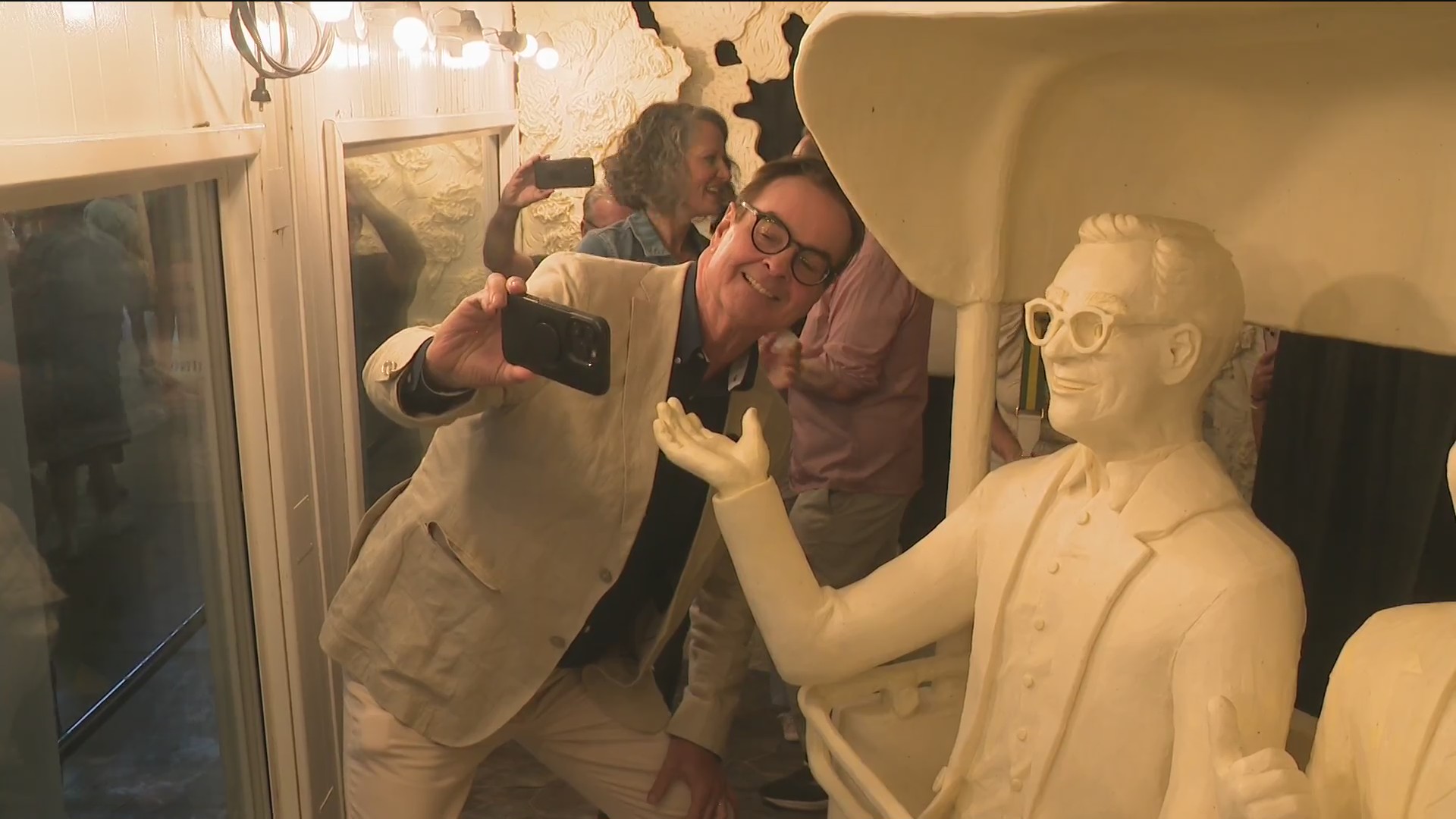 Iowan Steve Higgins sees his butter sculpture at the Iowa State Fair ...