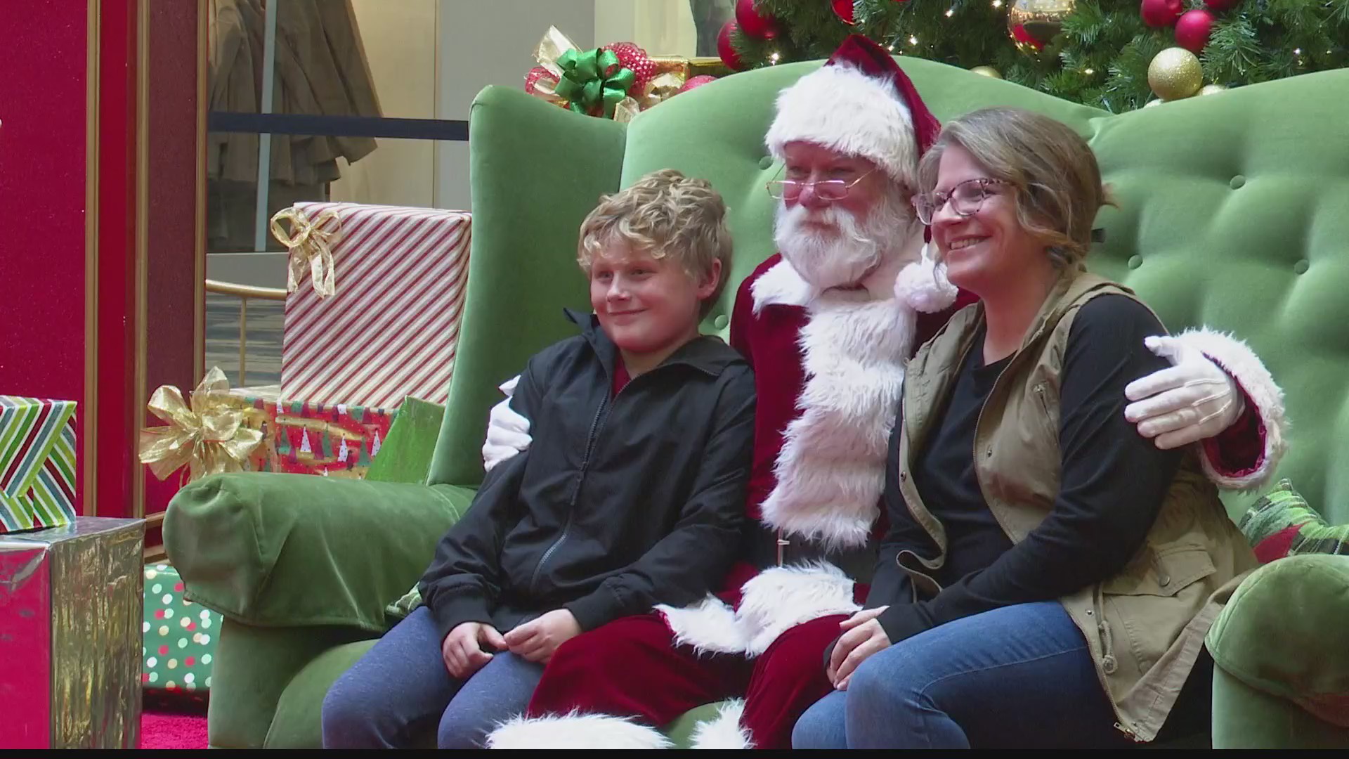 Santa arrives at Ohio Valley Mall to kick off holiday celebrations with ...