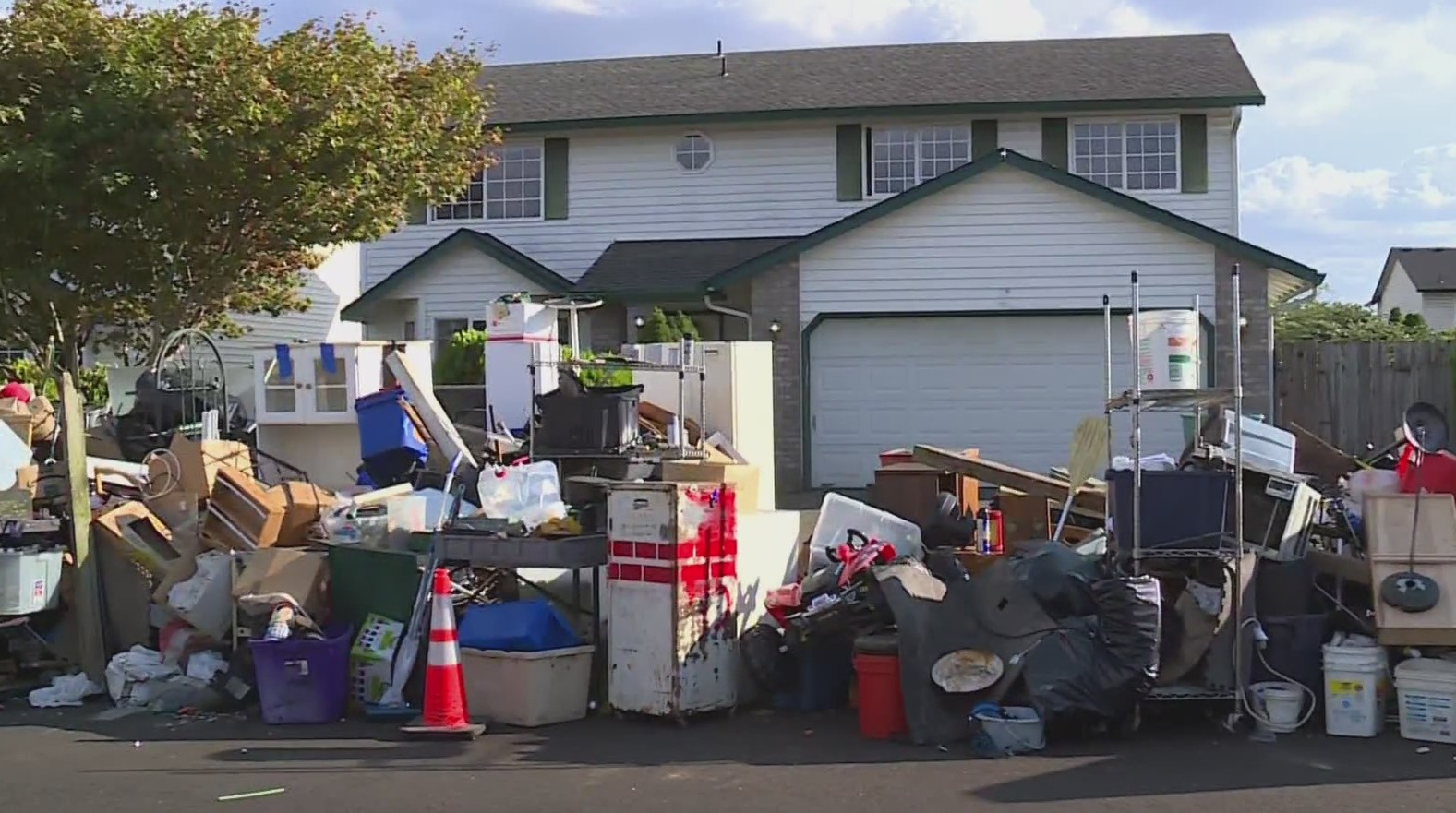 ‘Heartbreaking’: Vancouver couple in their 80s evicted, items thrown to ...