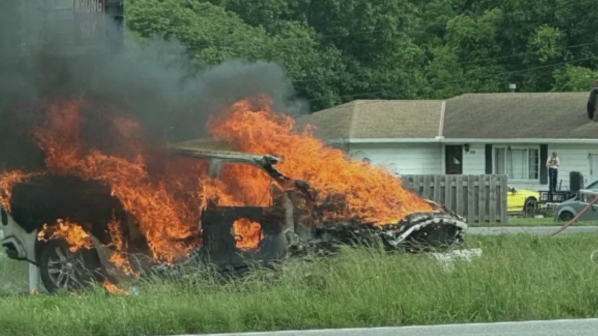 Popular Kansas City metro artist seriously injured in Grandview crash ...