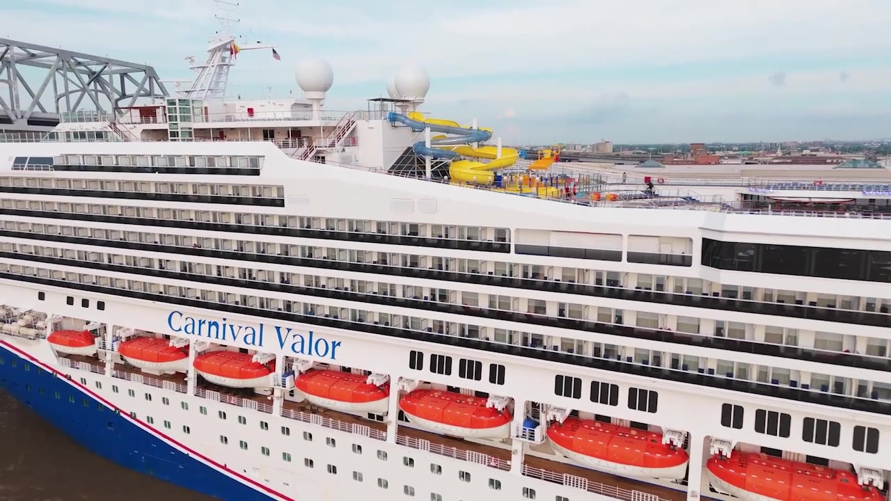 Carnival Valor Sails into New Orleans from Spain – WGNO