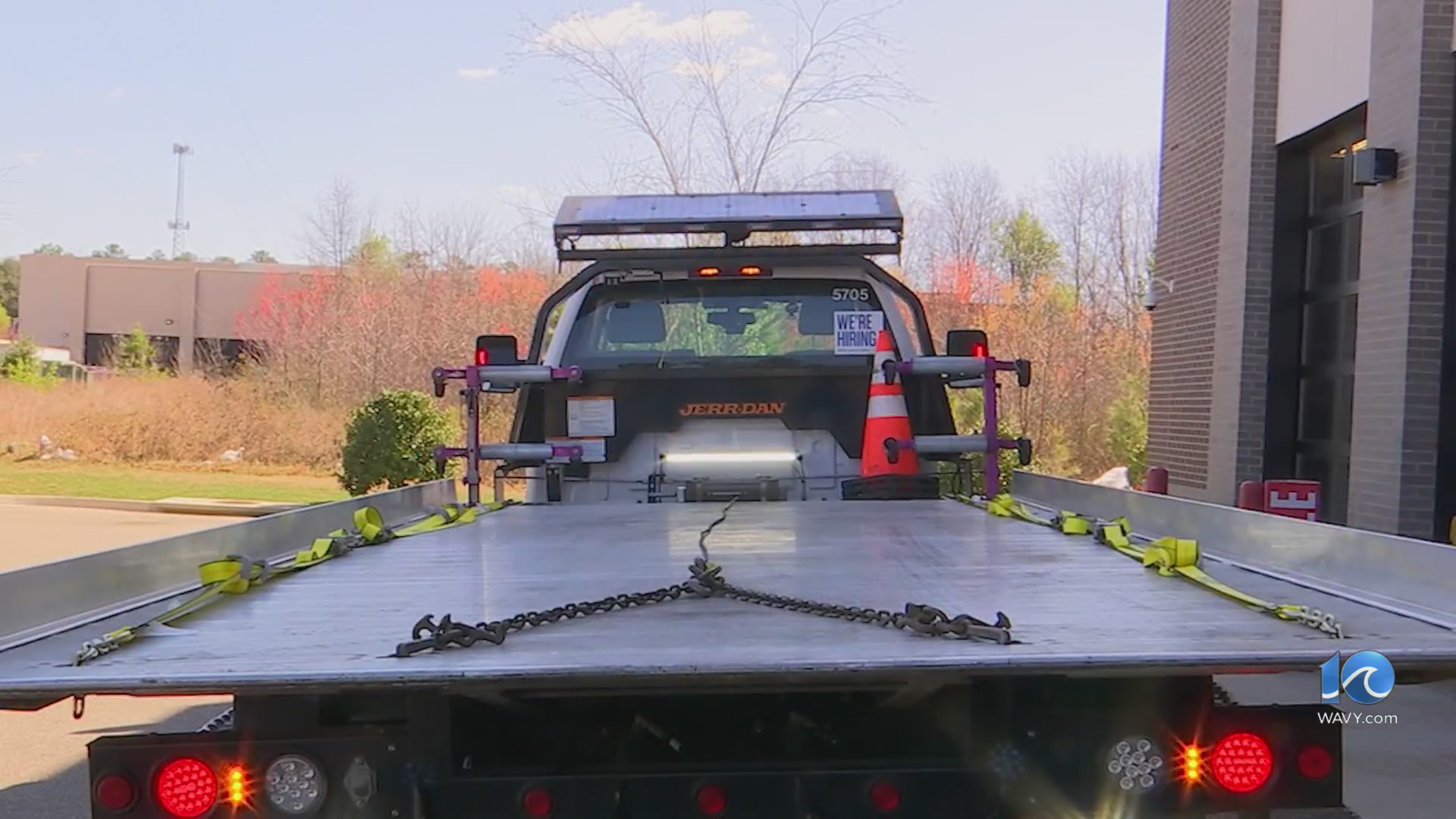 AAA rolling out light-up warning signs for drivers – WAVY.com