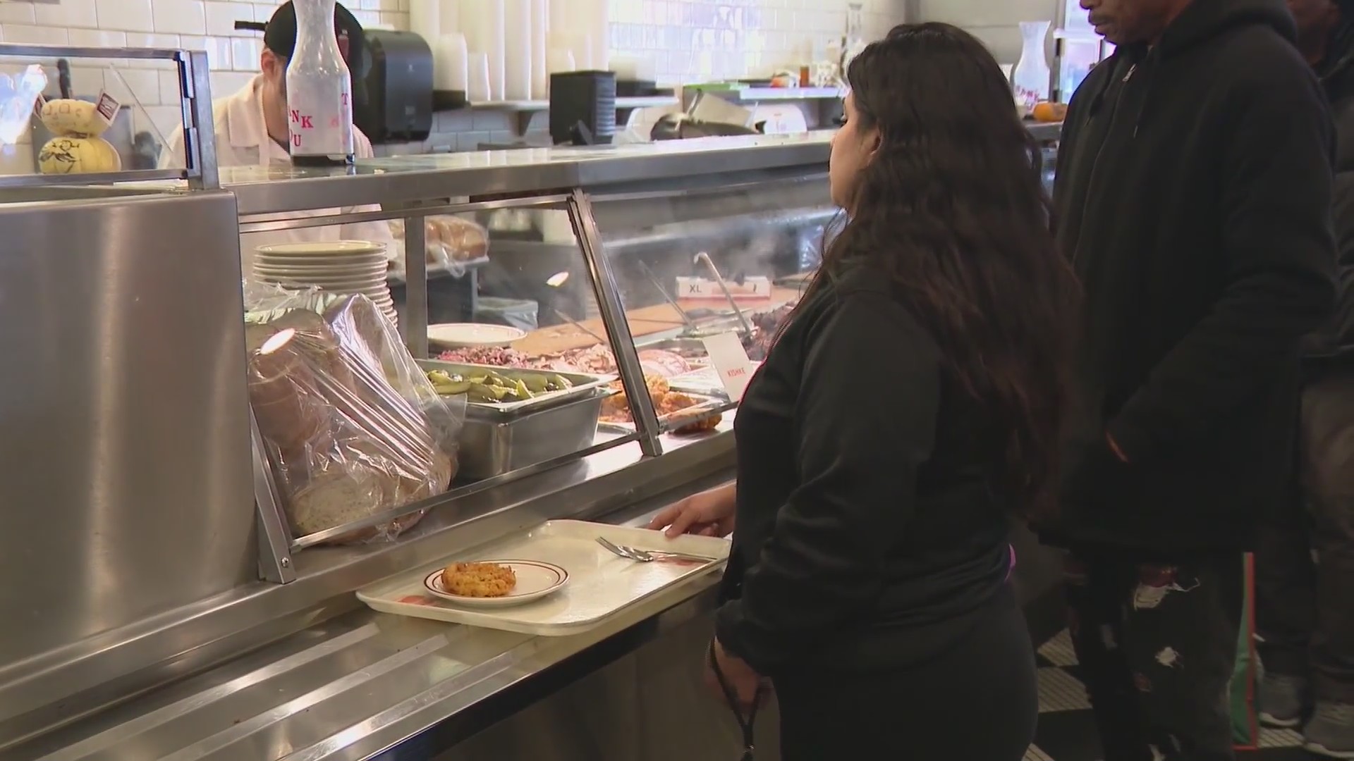 Chicago restaurants step up to feed families as SNAP delays continue ...