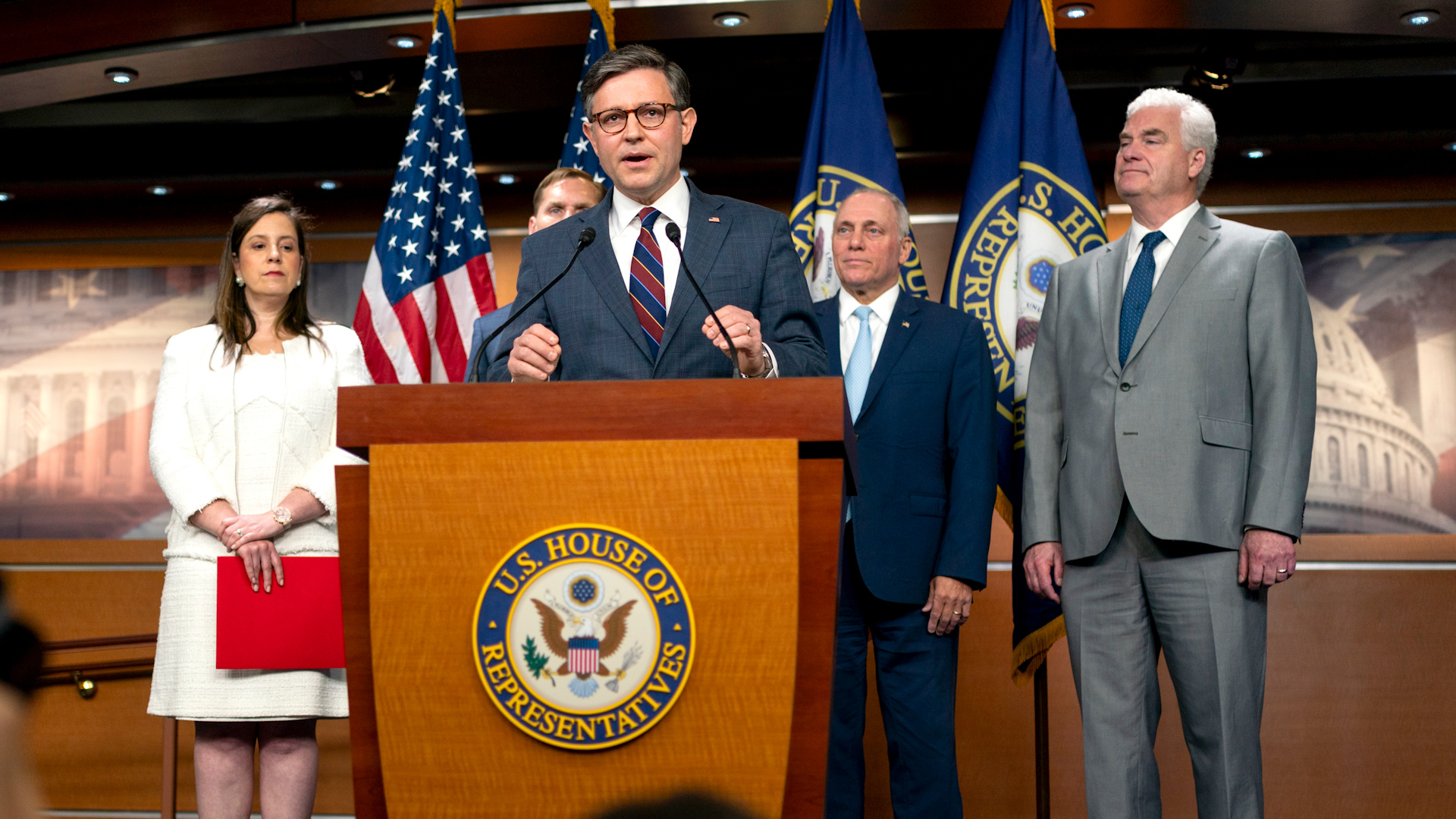 Republican funding plans crumbling as House eyes early exit – WGN Radio ...
