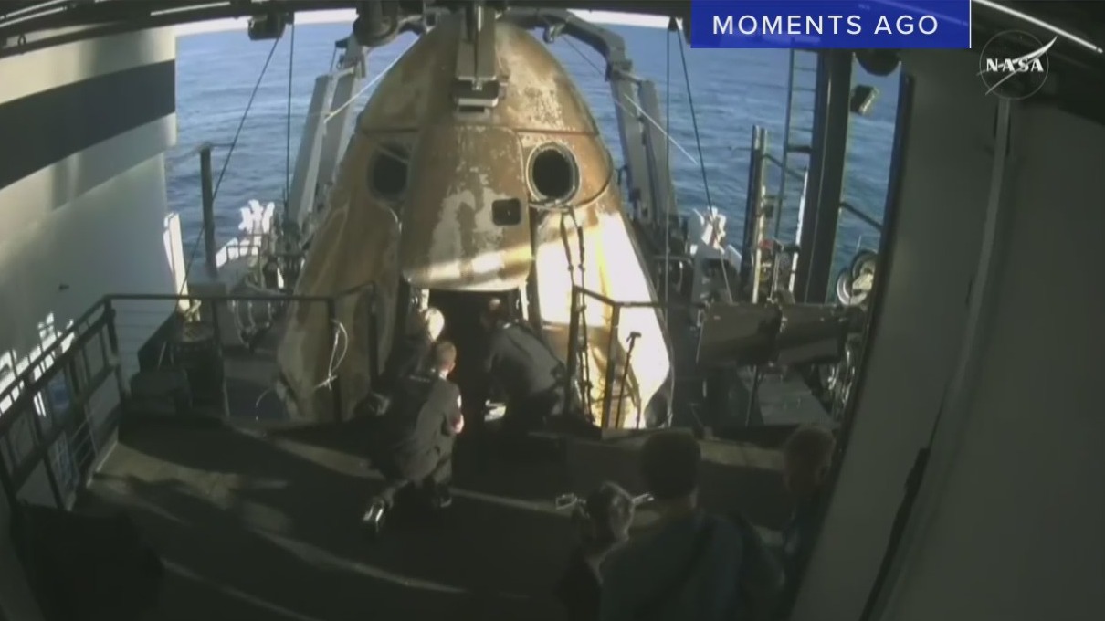 Retired astronauts on return to Earth after space orbit | Elizabeth ...