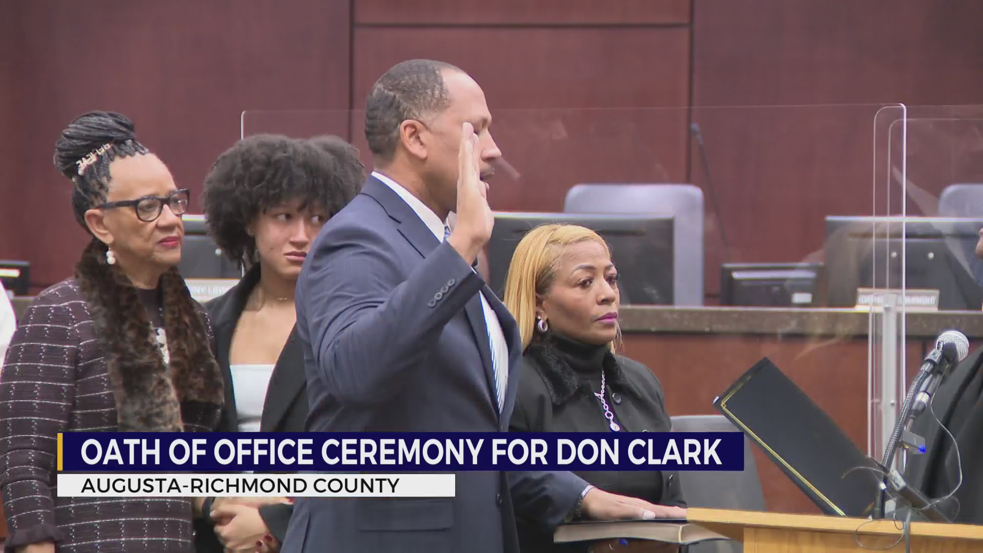 New District 5 Commissioner Don Clark takes oath of office – WJBF