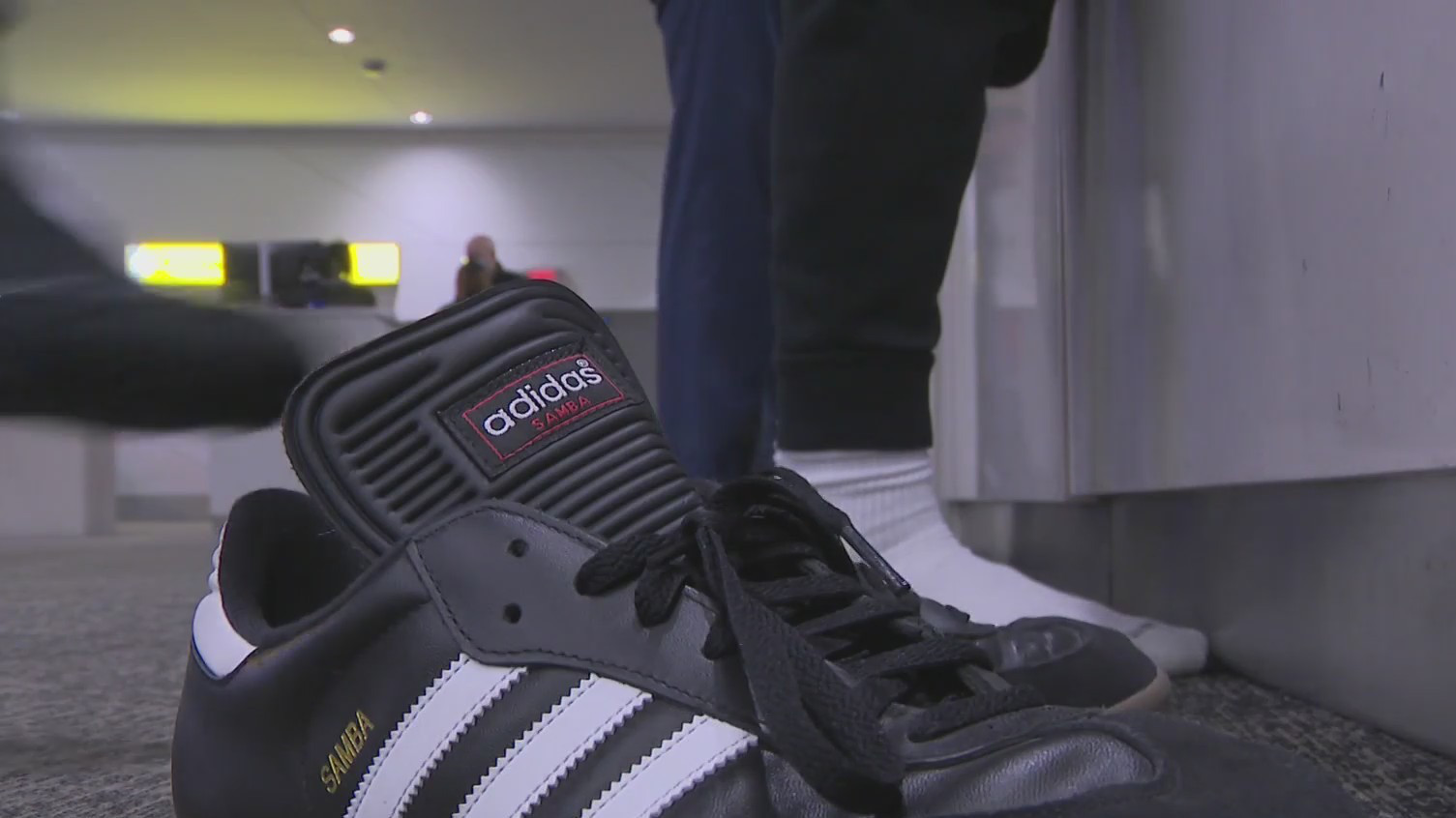 TSA to let travelers keep their shoes on during screening: reports – PIX11