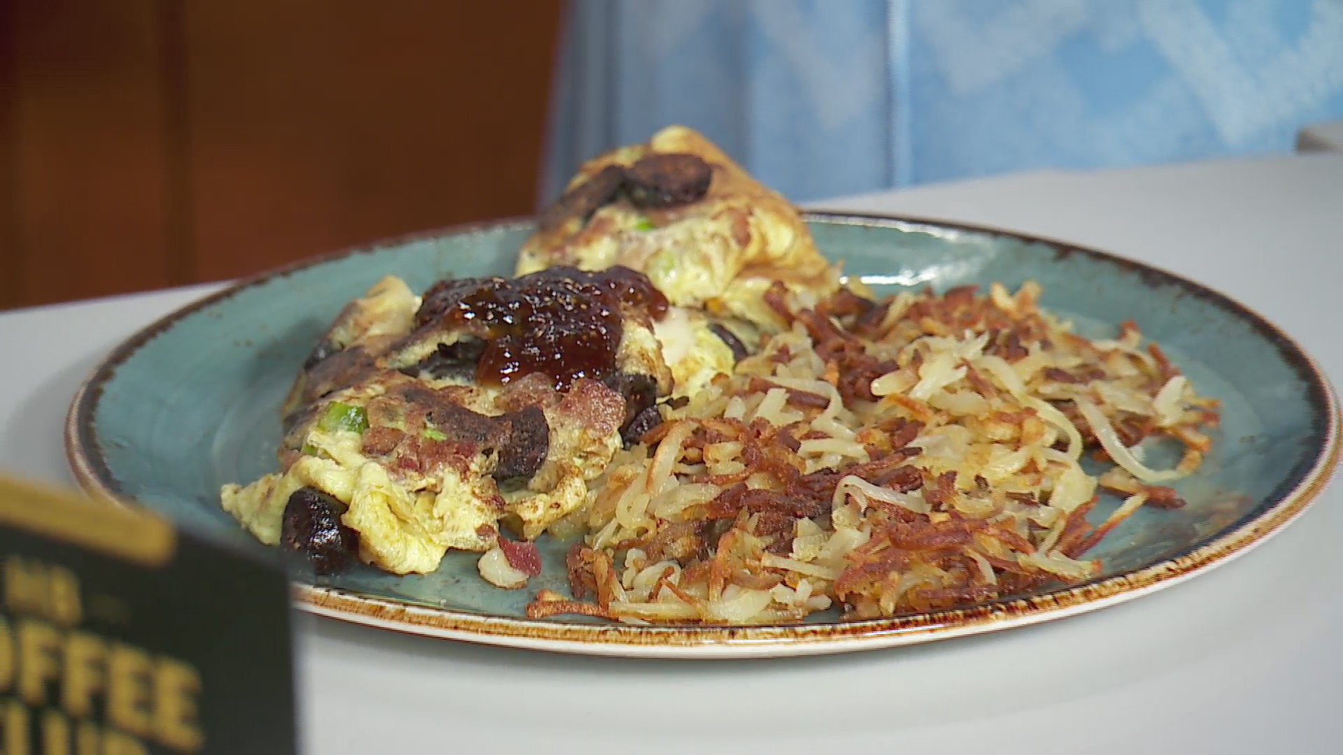 Sunday Brunch: The keys to a perfect omelette with Honey Berry Pancakes ...