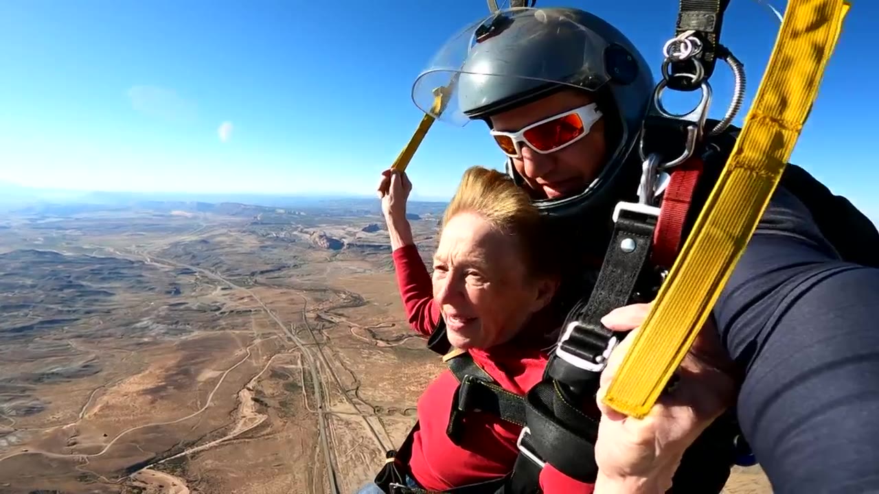 85-year-old skydiver Kim Knor joins us on Wake Up! – News 4 Buffalo